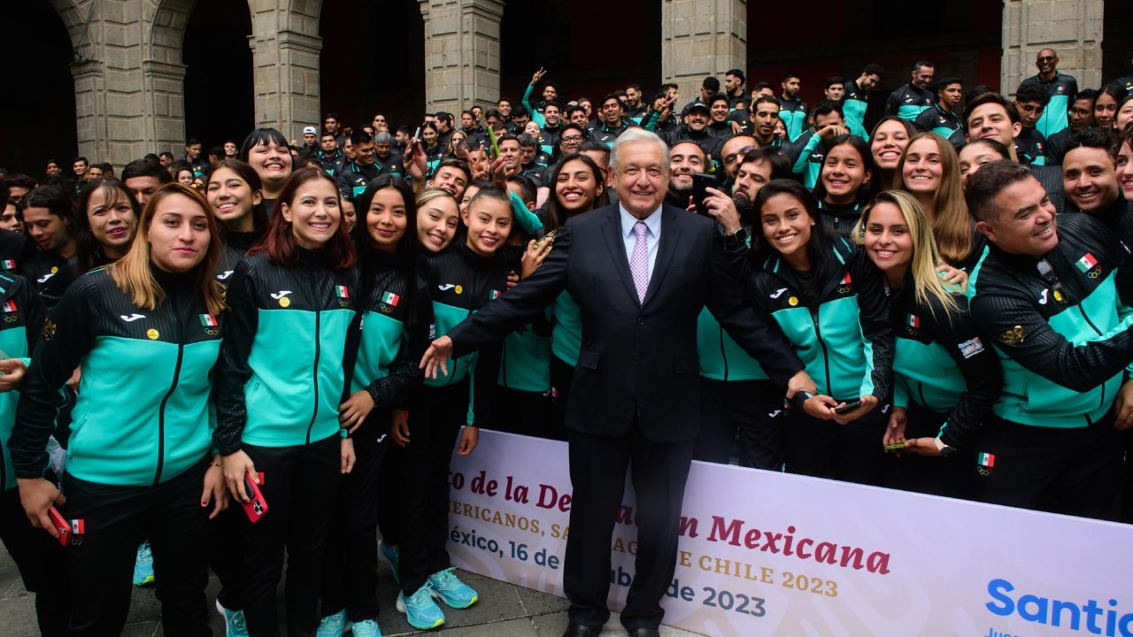 AMLO Felicita a Deportistas por Actuación Histórica en Juegos ...