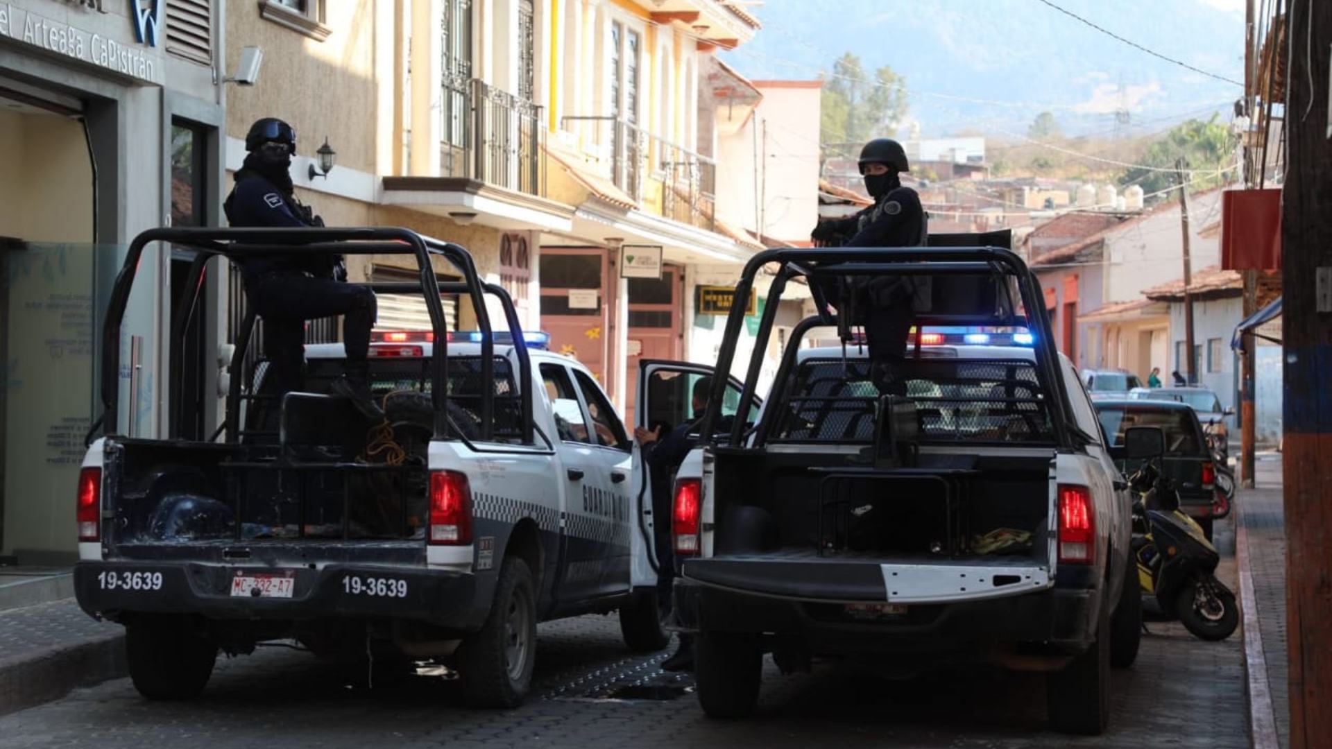 Atacan a Elementos de Guardia Civil en Cotija, Michoacán; Hay Un Muerto ...
