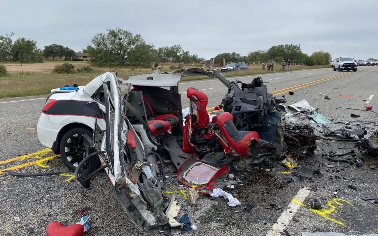 Mueren 8 Personas Tras Persecución y Choque de 'Pollero' en el Sur de ...