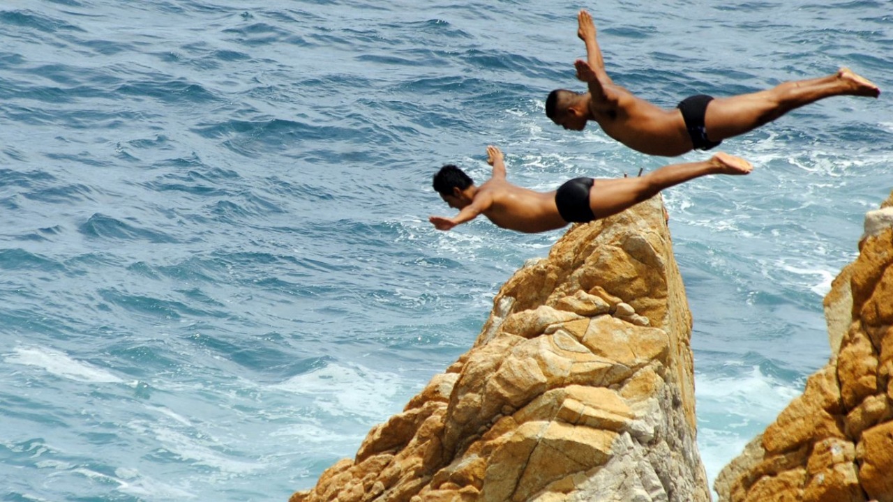 Huracán Otis: Clavadistas de La Quebrada de Acapulco Darán Show en ...