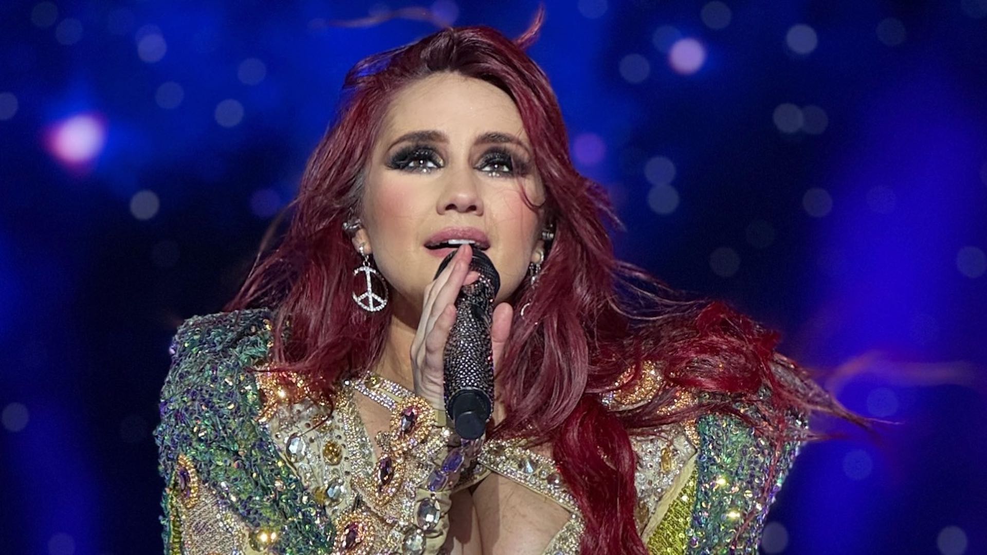 ¡Son Igualitas! Encuentran a Doble de Dulce María en Concierto de RBD | N+