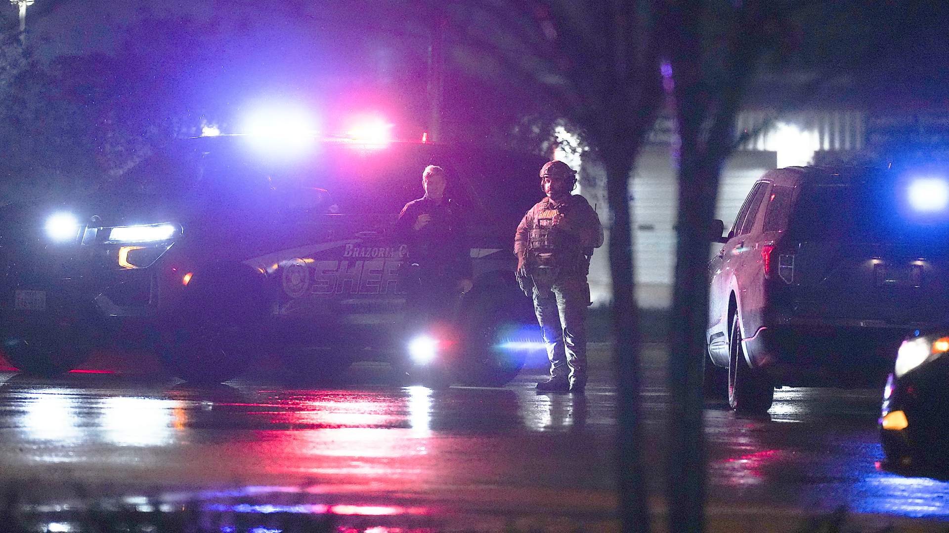 Tiroteo en Mercado de Texas Deja un Niño Muerto y Cuatro Heridos | N+