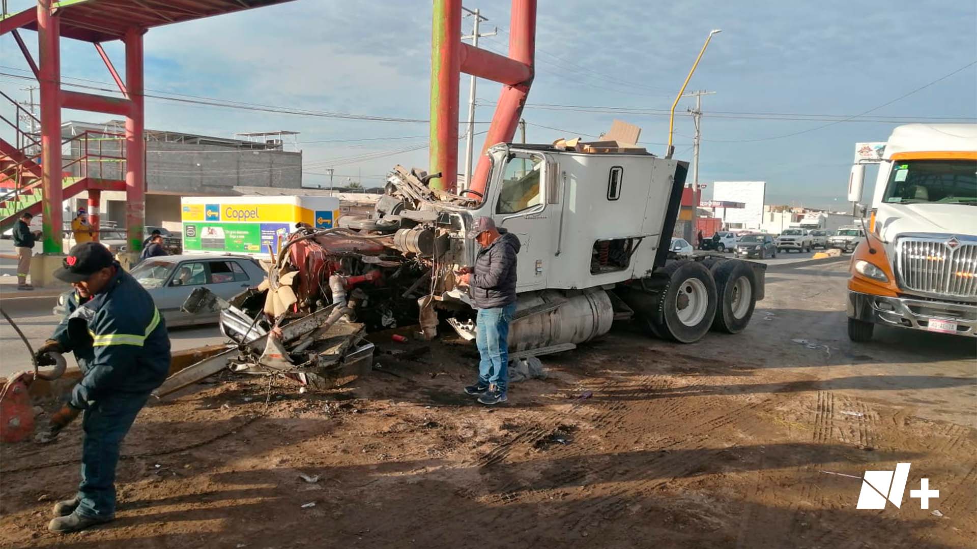 Conductor de Tráiler Se Queda Dormido y Provoca Aparatoso Accidente | N+