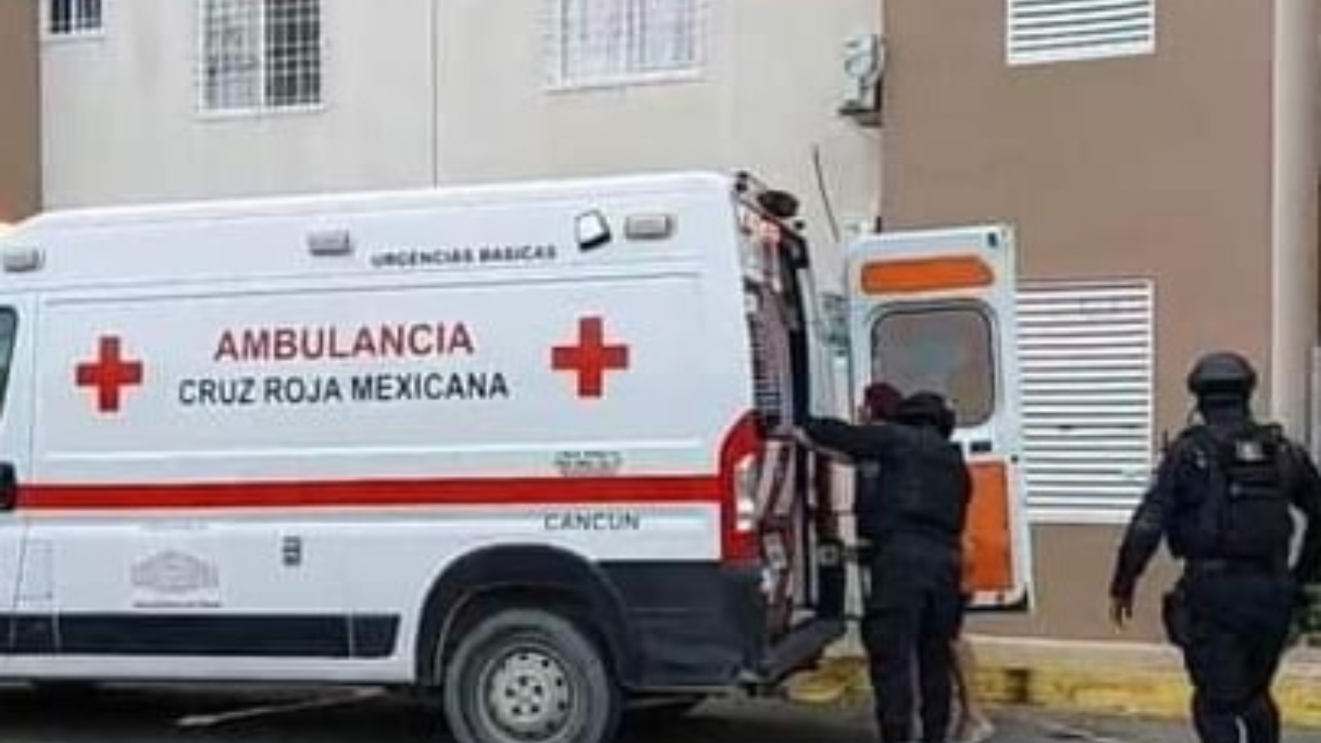 Niño Sufrió Accidente en Cancún: Brincaba en la Cama y Salió Volando ...