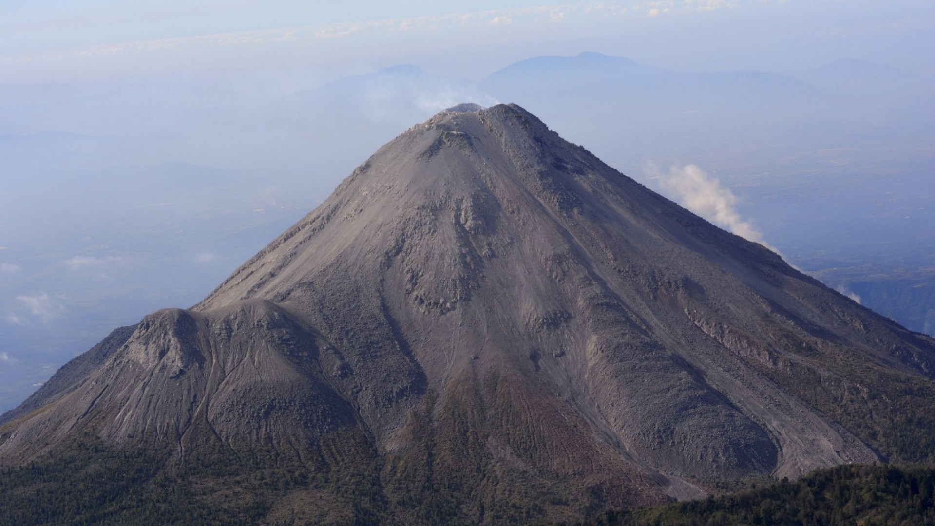Despierta el Volcán de Fuego, en Colima; Detectan Actividad Sísmica | N+