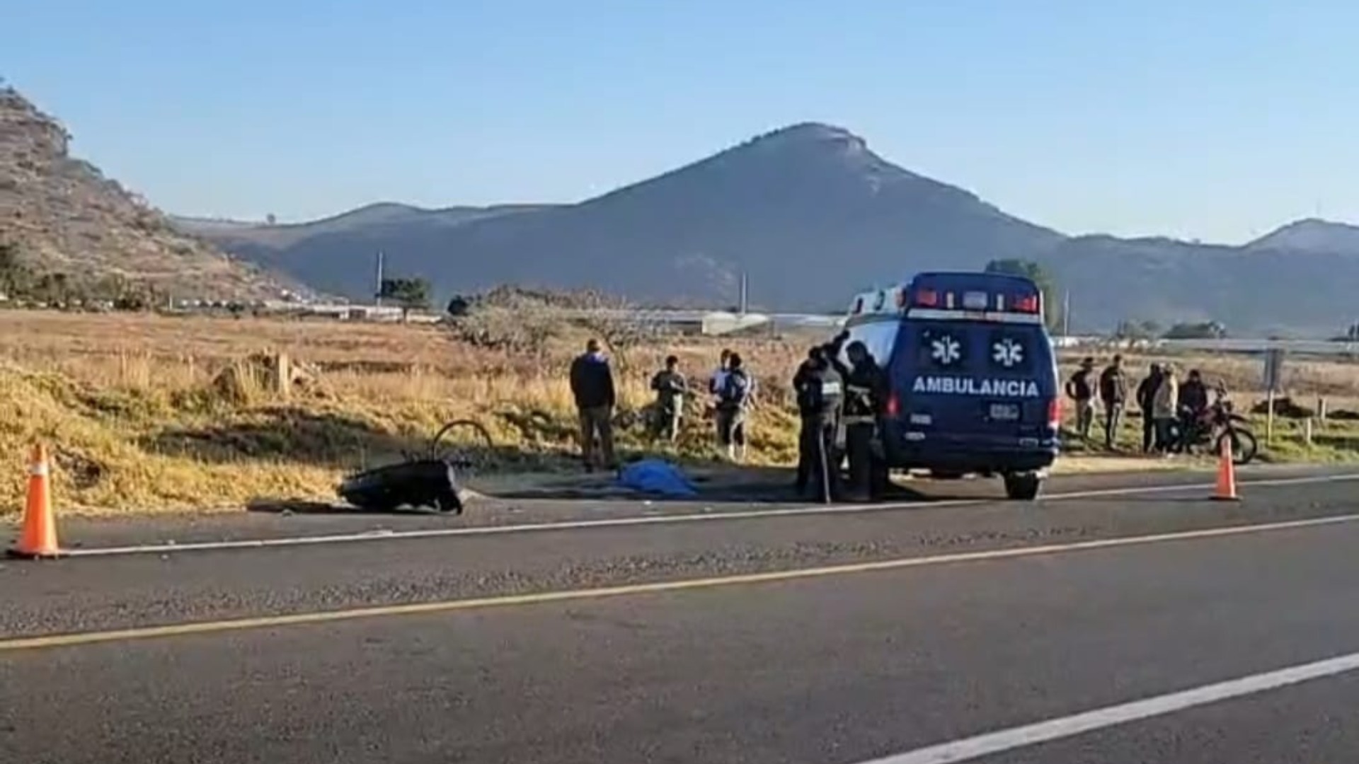 Arrolló A Un Ciclista En La Autopista De Atlixco Y Huyó N