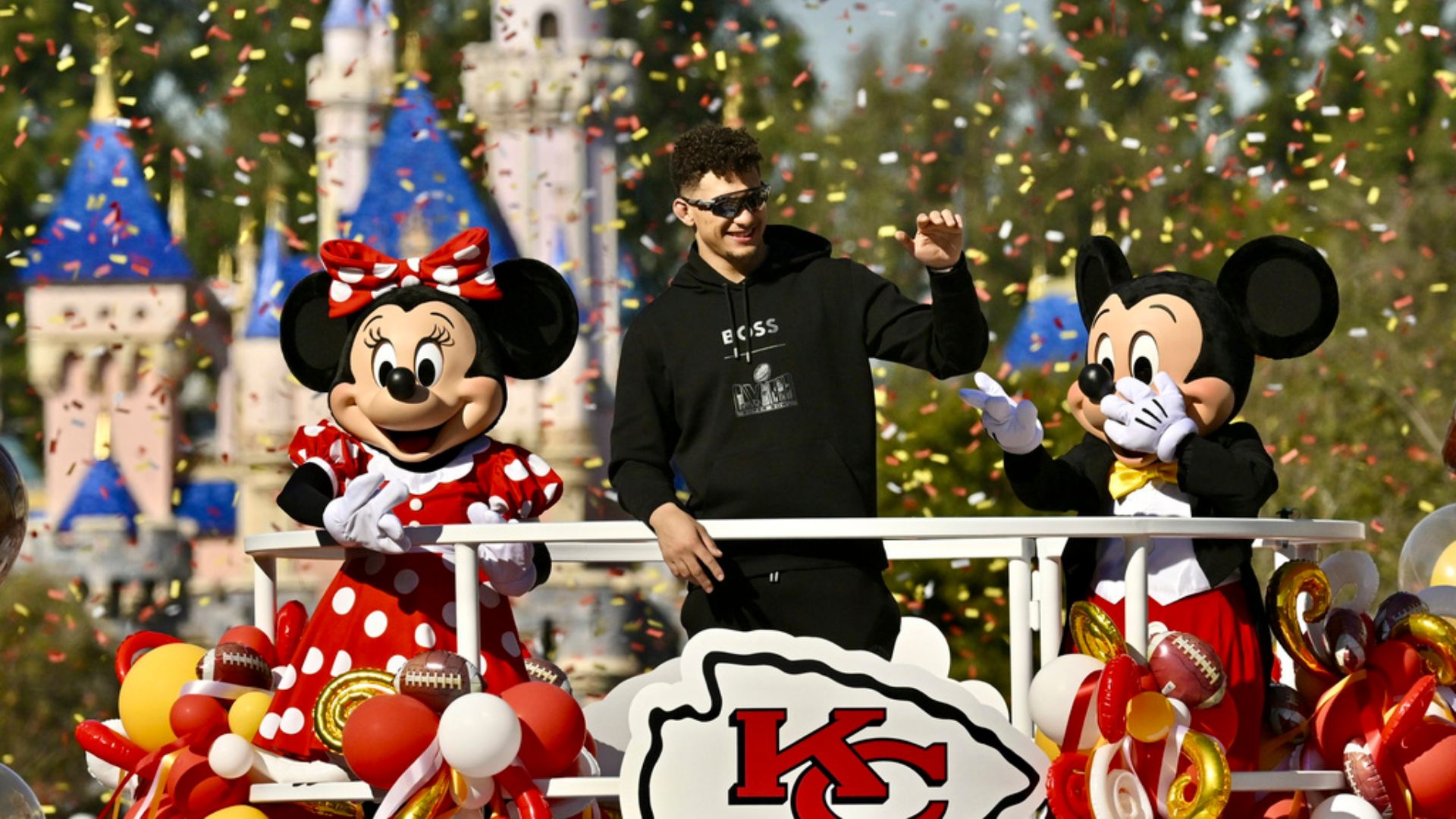 Patrick Mahomes Celebra su Tercer Título de Super Bowl en Disneylandia | N+