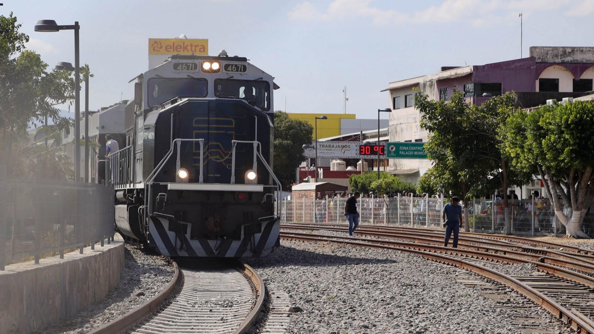 AMLO Anuncia Propuesta de Tren México-Querétaro, Transporte para ...