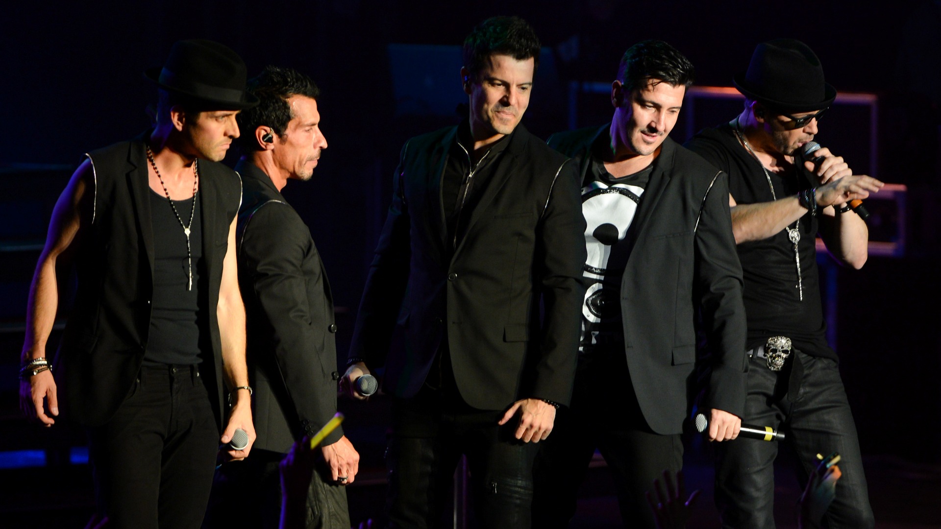 New Kids On the Block, Ícono de los 80, Lanza Disco y Anuncia Gira | N+