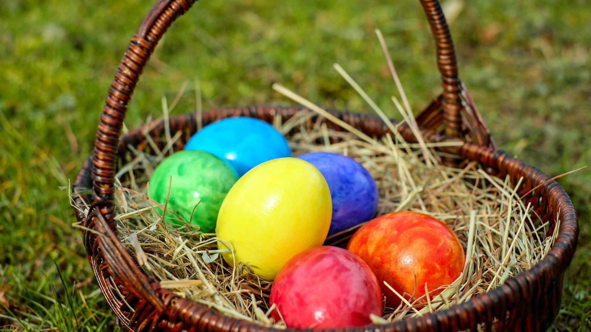 ¿Por Qué se Esconden los Huevos de Pascua y Qué Día se Buscan? Origen y ...