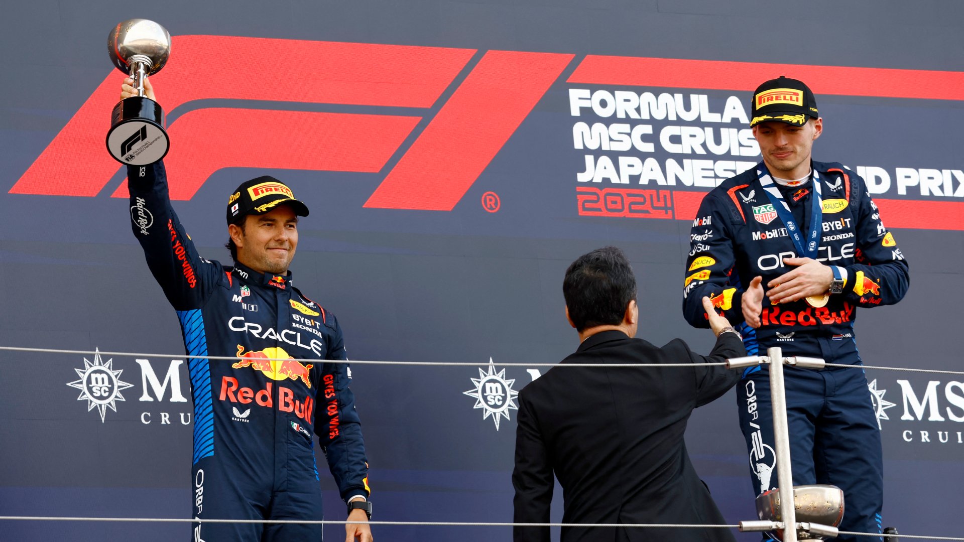 ¡'Checo' Pérez en el Podio! Queda Segundo en GP de Japón; Max Verstappen Gana | N+