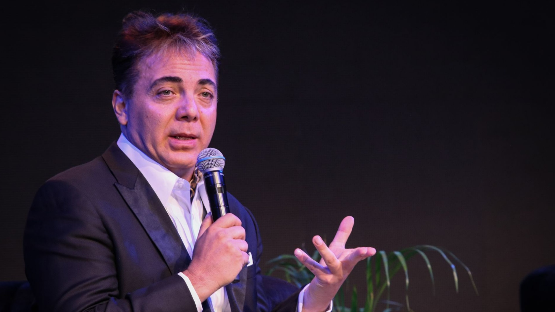 Cristian Castro Presume a su Nueva Novia Ingrid Wagner Durante Viaje a ...