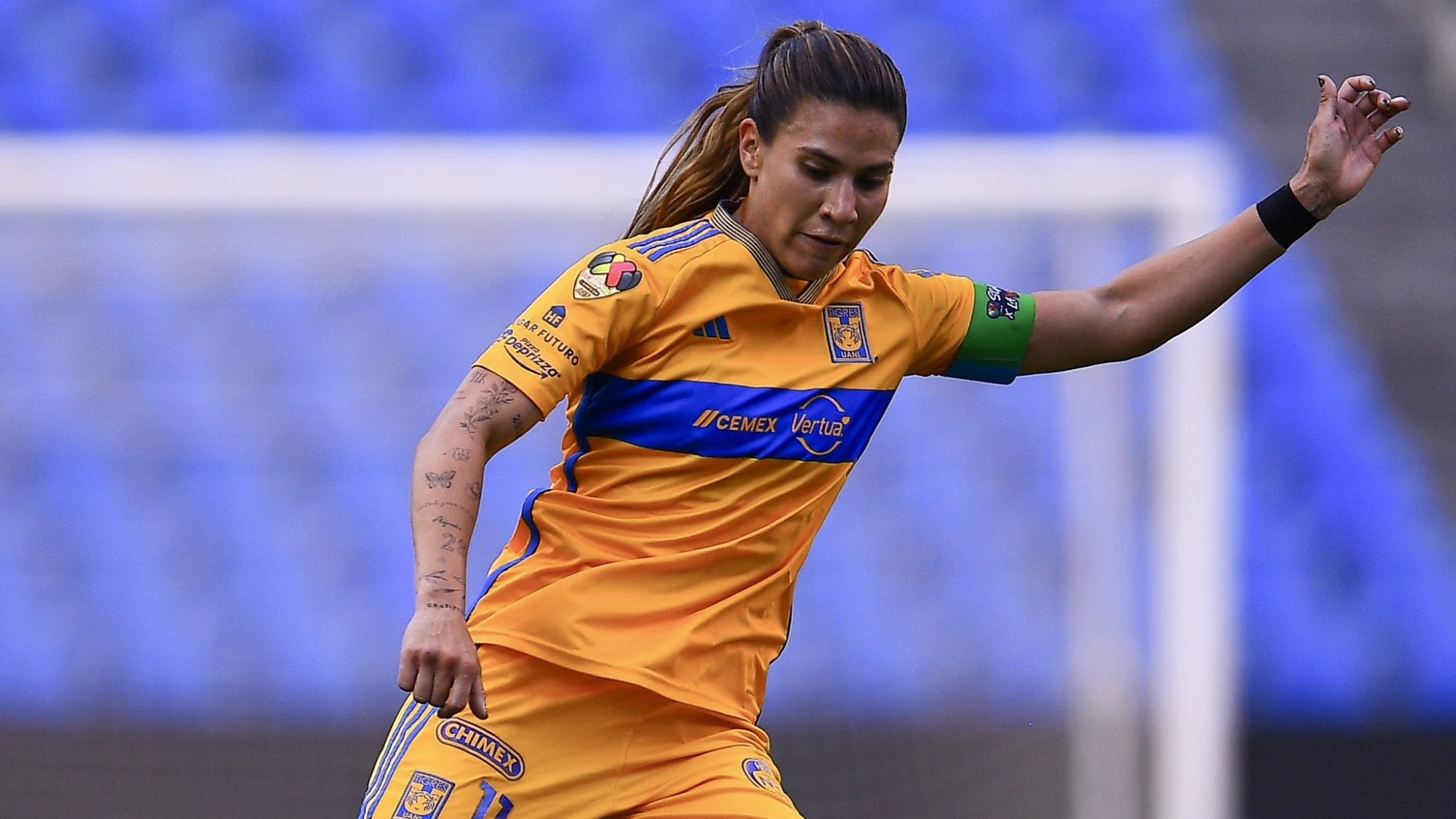 Video | Fuerte Cabezazo Provoca Fractura a Jugadora de Tigres Femenil | N+