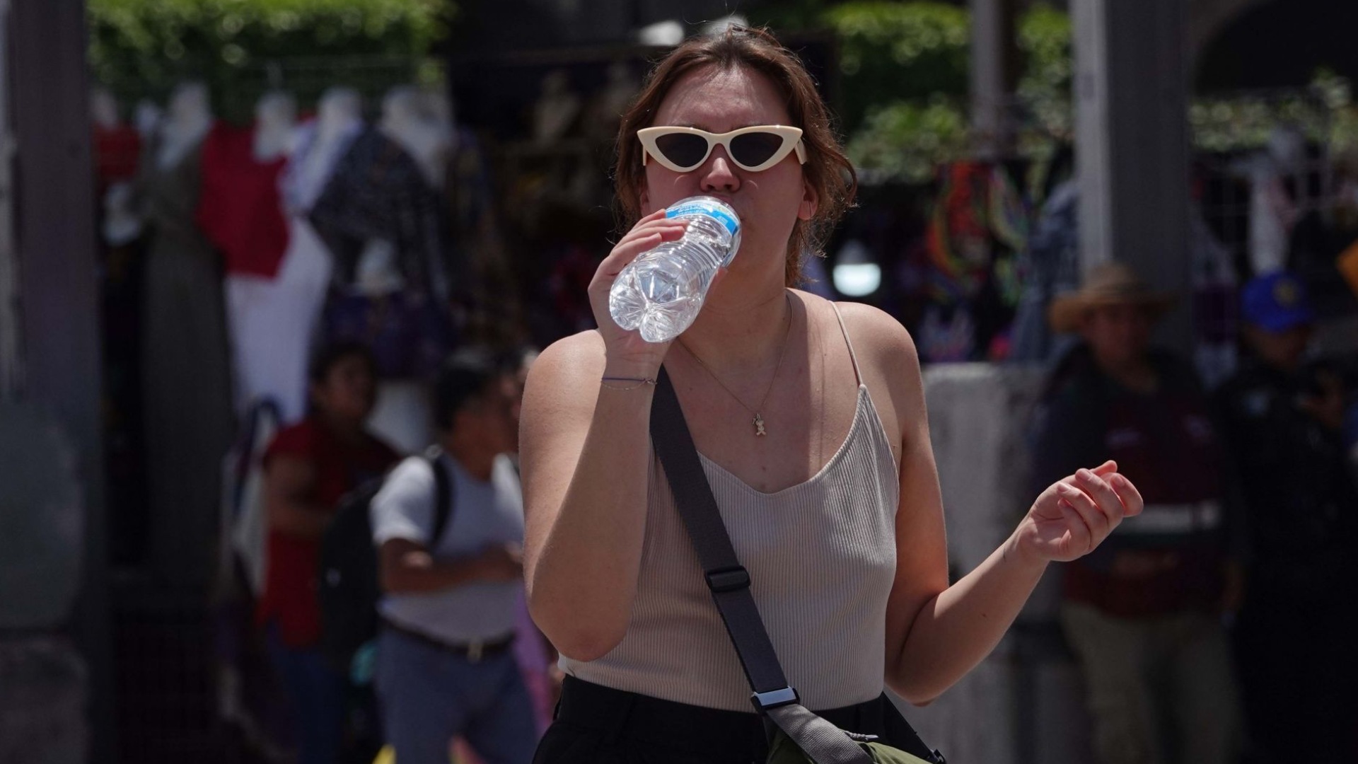 ¡Qué Calorón! CDMX Registra Temperatura Máxima de 32.9 °C | N+