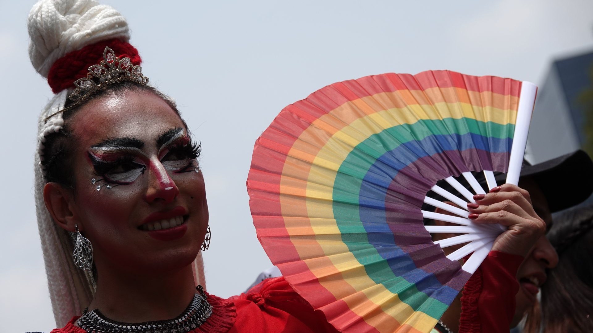 ¿Qué Artistas Habrá en la Marcha LGBT 2024 en CDMX? Estos Famosos Estarán en el "Pride" | N+