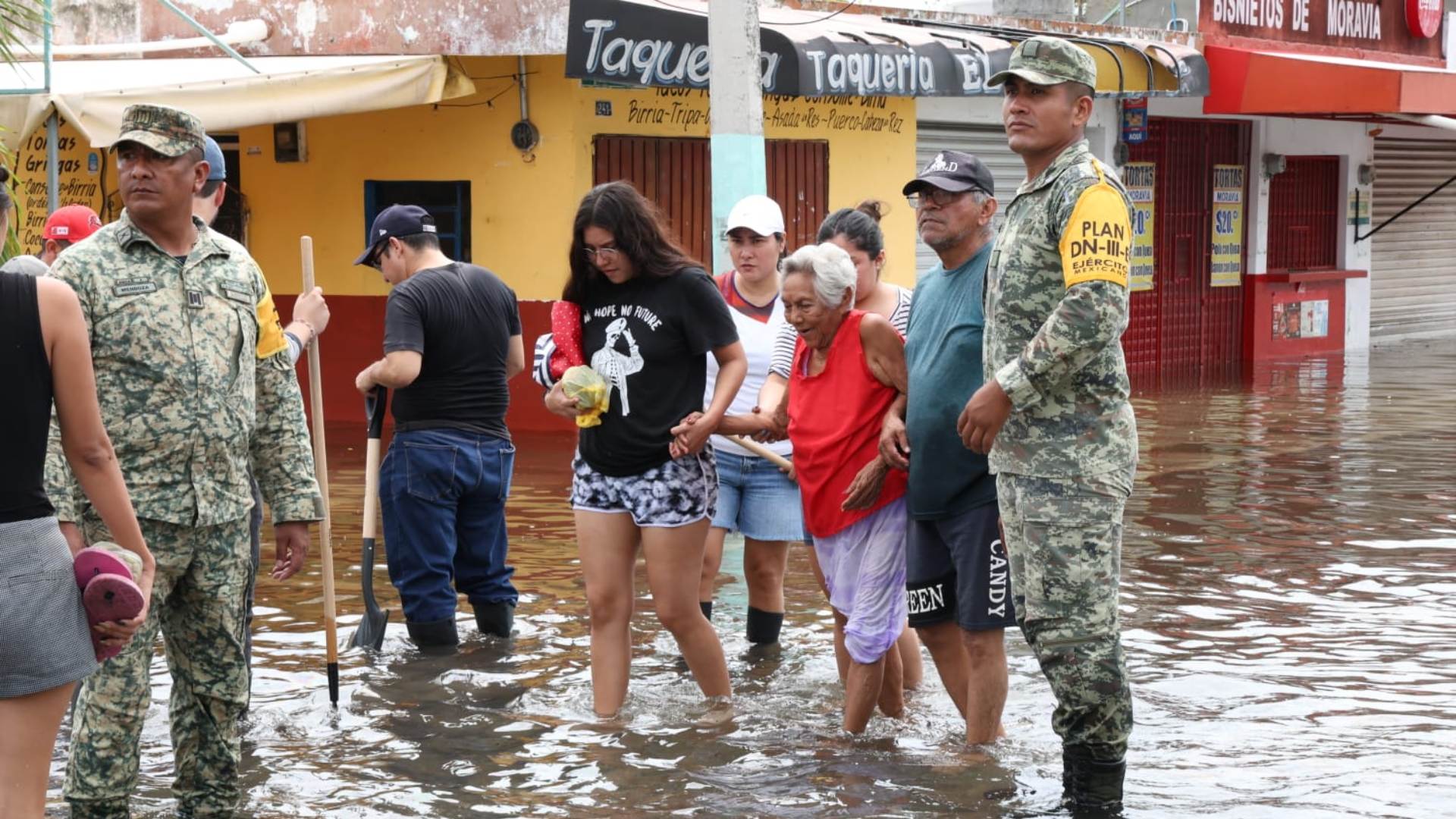 Inundaciones por Lluvias Afectan a Gran Parte de las Colonias en Chetumal | N+