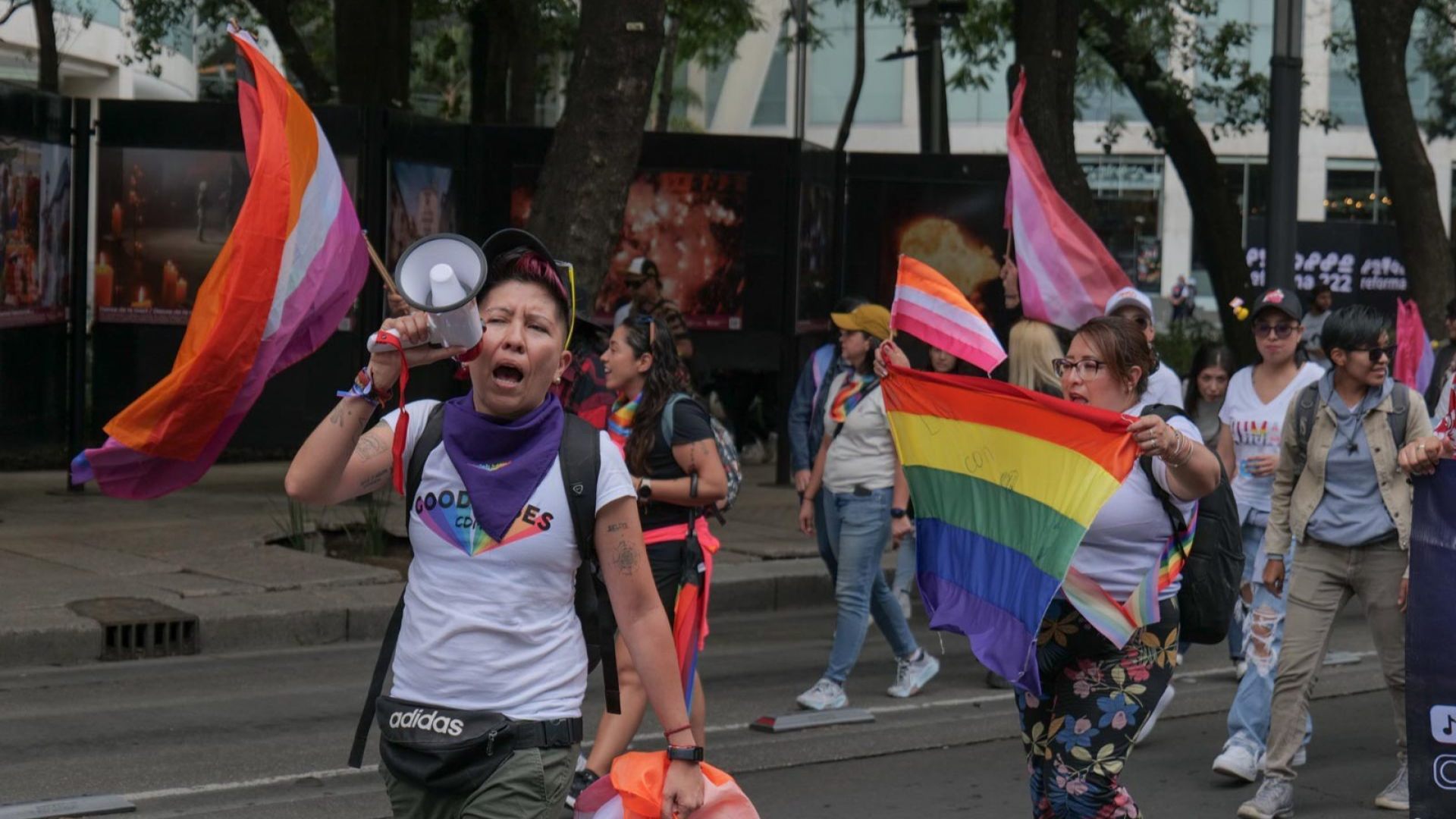 Mujeres Participan en ‘Marcha Lencha’ en CDMX para Visibilizar su ...