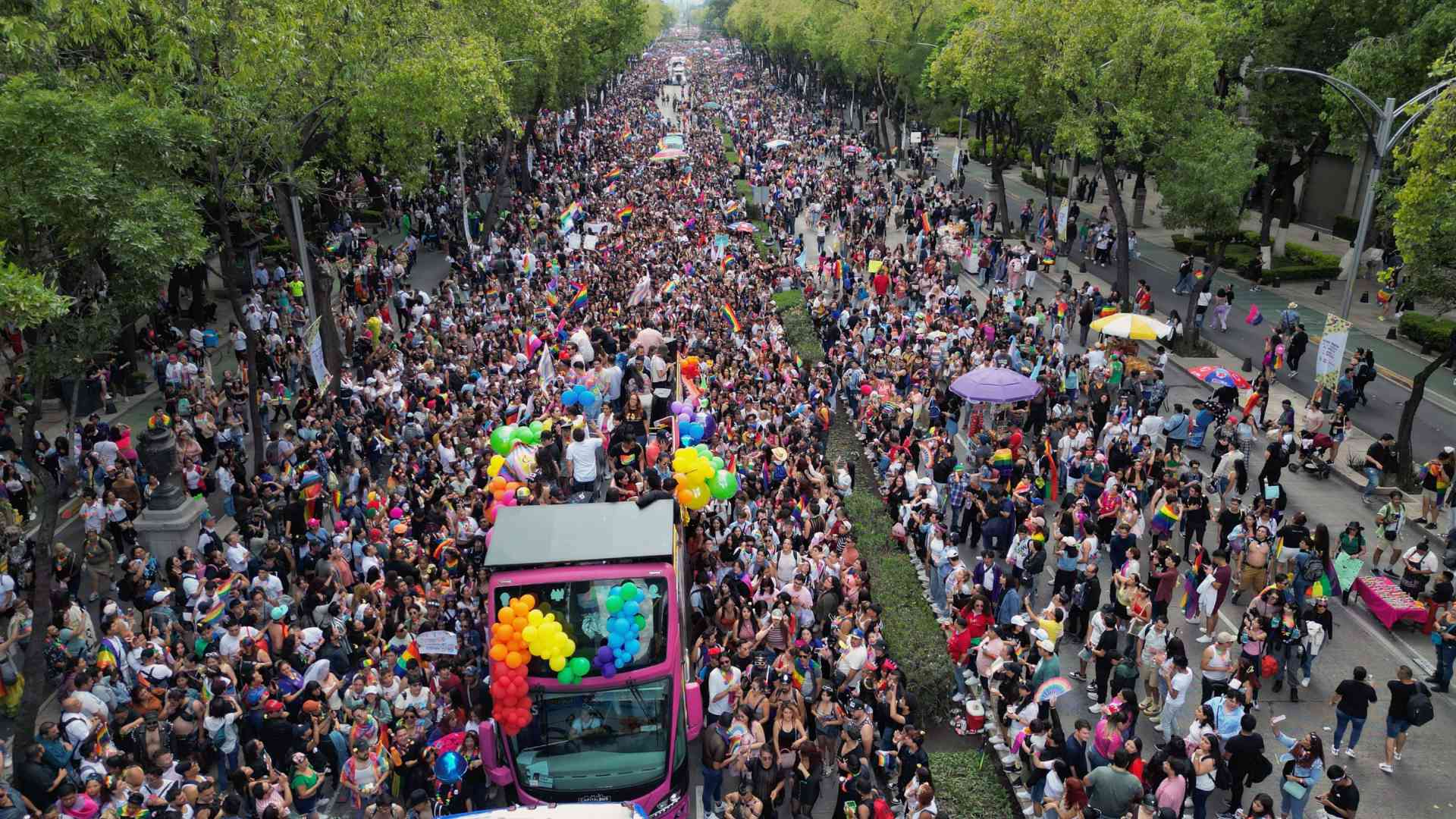 Miles de Personas Participan en la Edición 46 de la Marcha LGBT en la ...