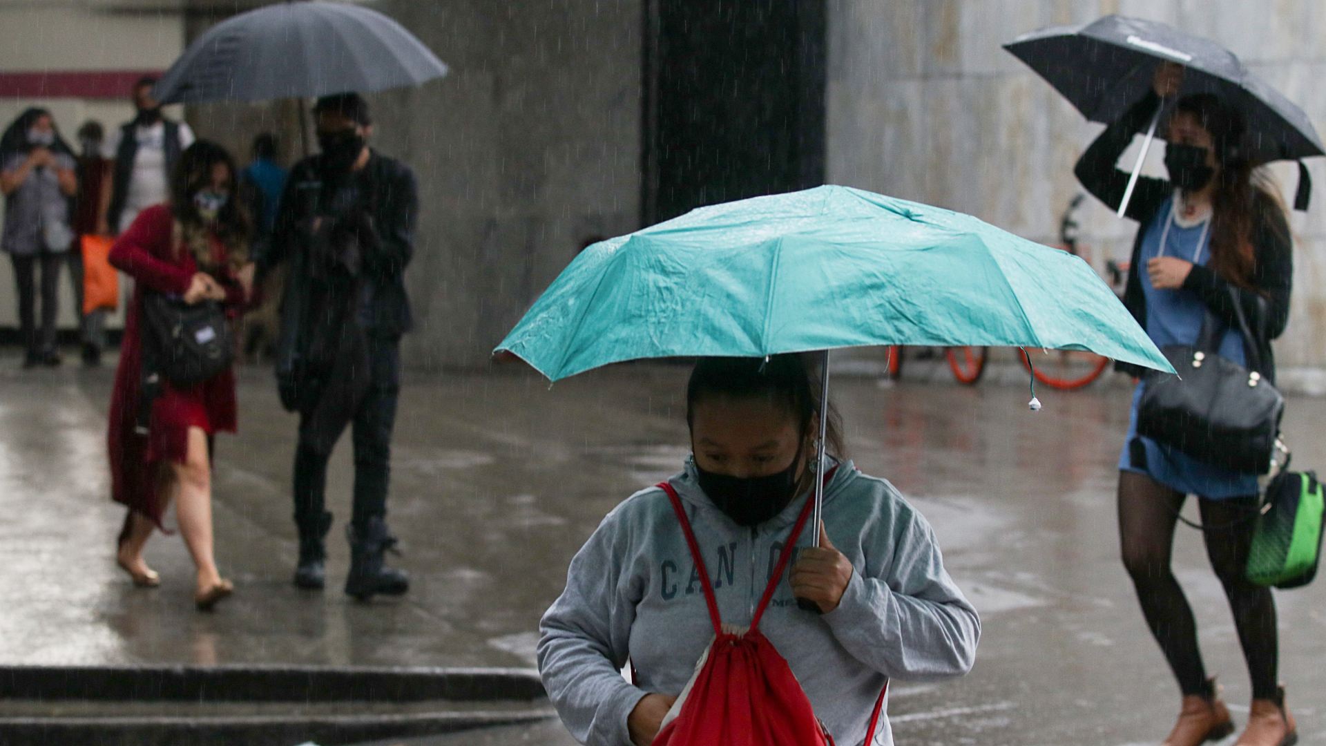 Líneas del Metro CDMX, Afectadas por las Lluvias Hoy; Presentan Avance Lento | N+