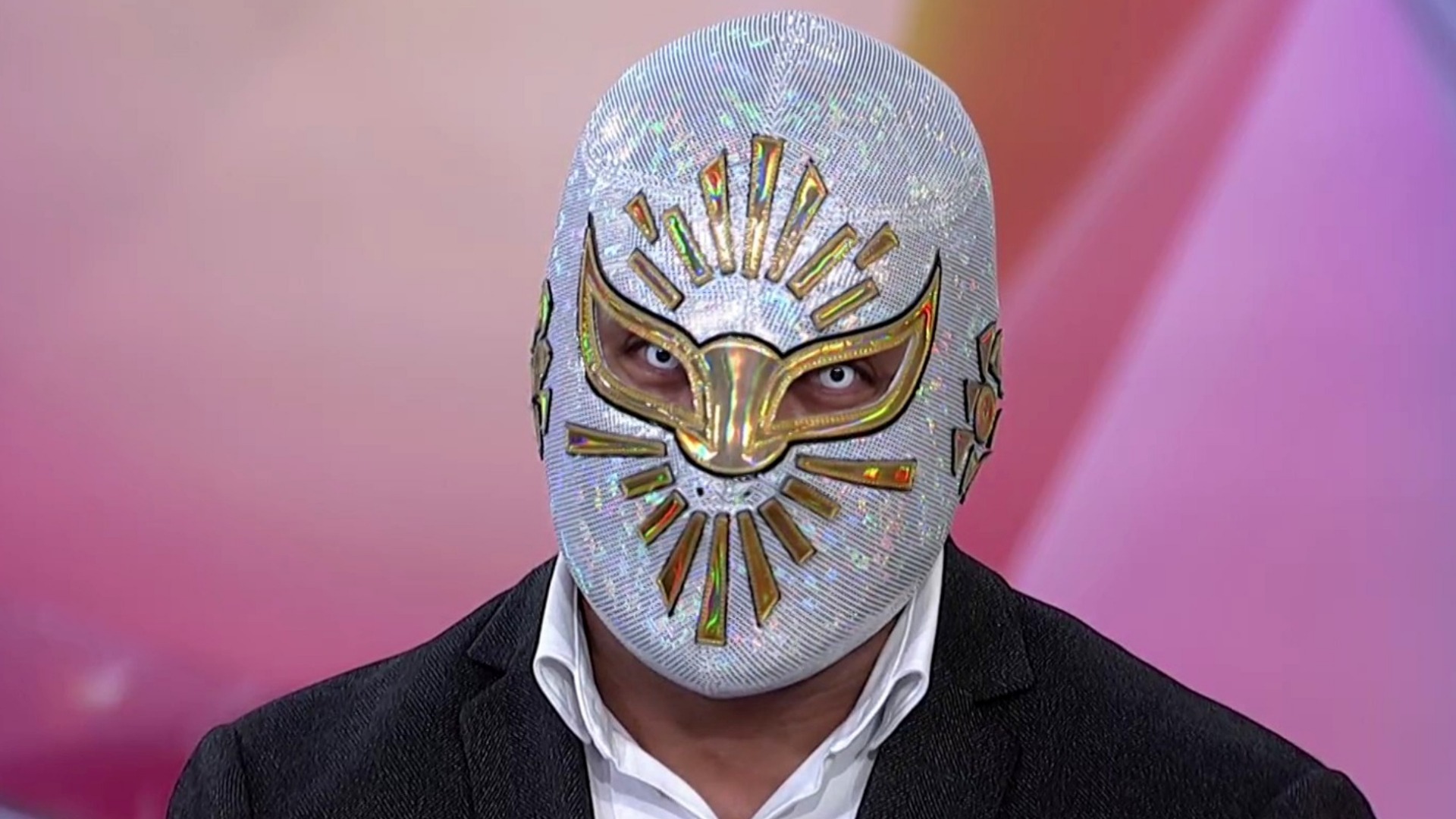 ¡De Plata y Oro! Místico Celebra 20 Años como Luchador Profesional ...