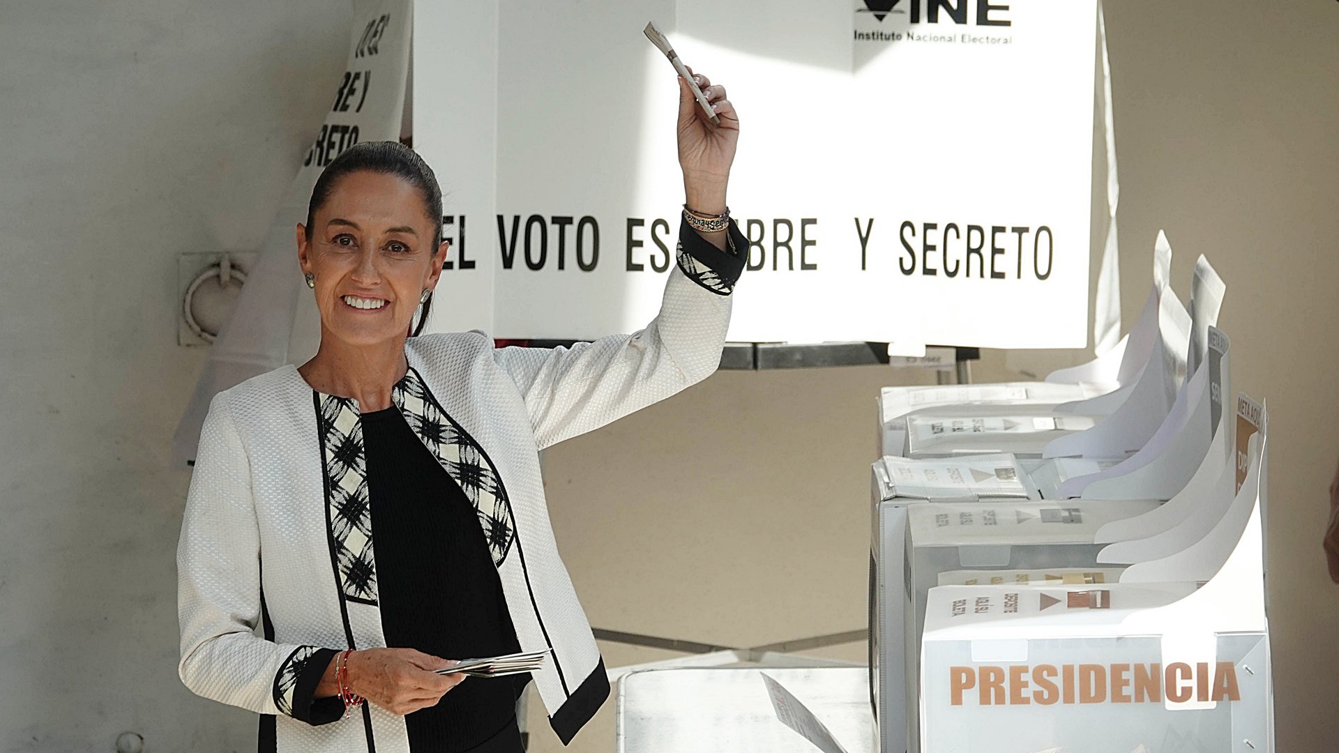 Elecciones Presidenciales 2024: Sheinbaum Vota en Casilla de Calle ...