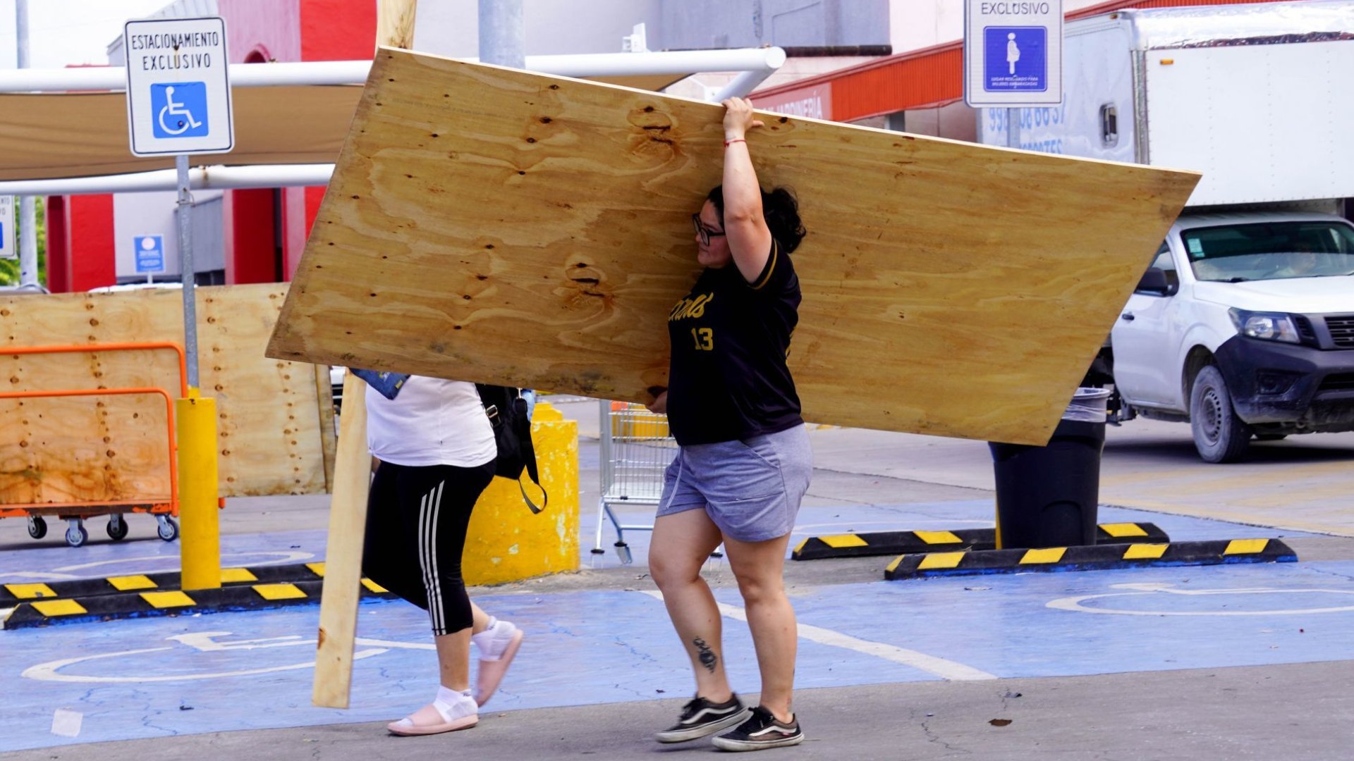 Podcast N+ | Alerta por Beryl en México, Estampida en la India y Álbumes Latinos en 2024 | N+