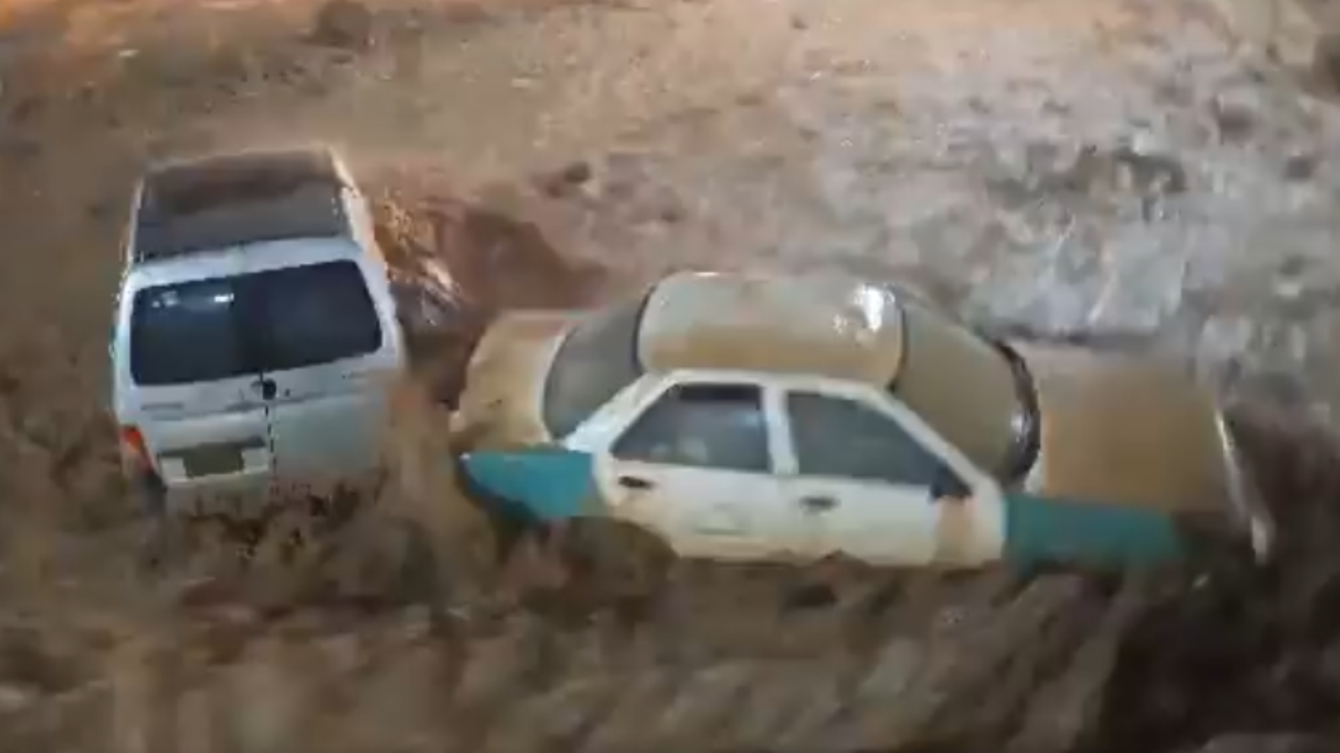 Autos Arrastrados, Inundaciones y Rescate de Personas tras Lluvias en Tlapa, Guerrero | N+