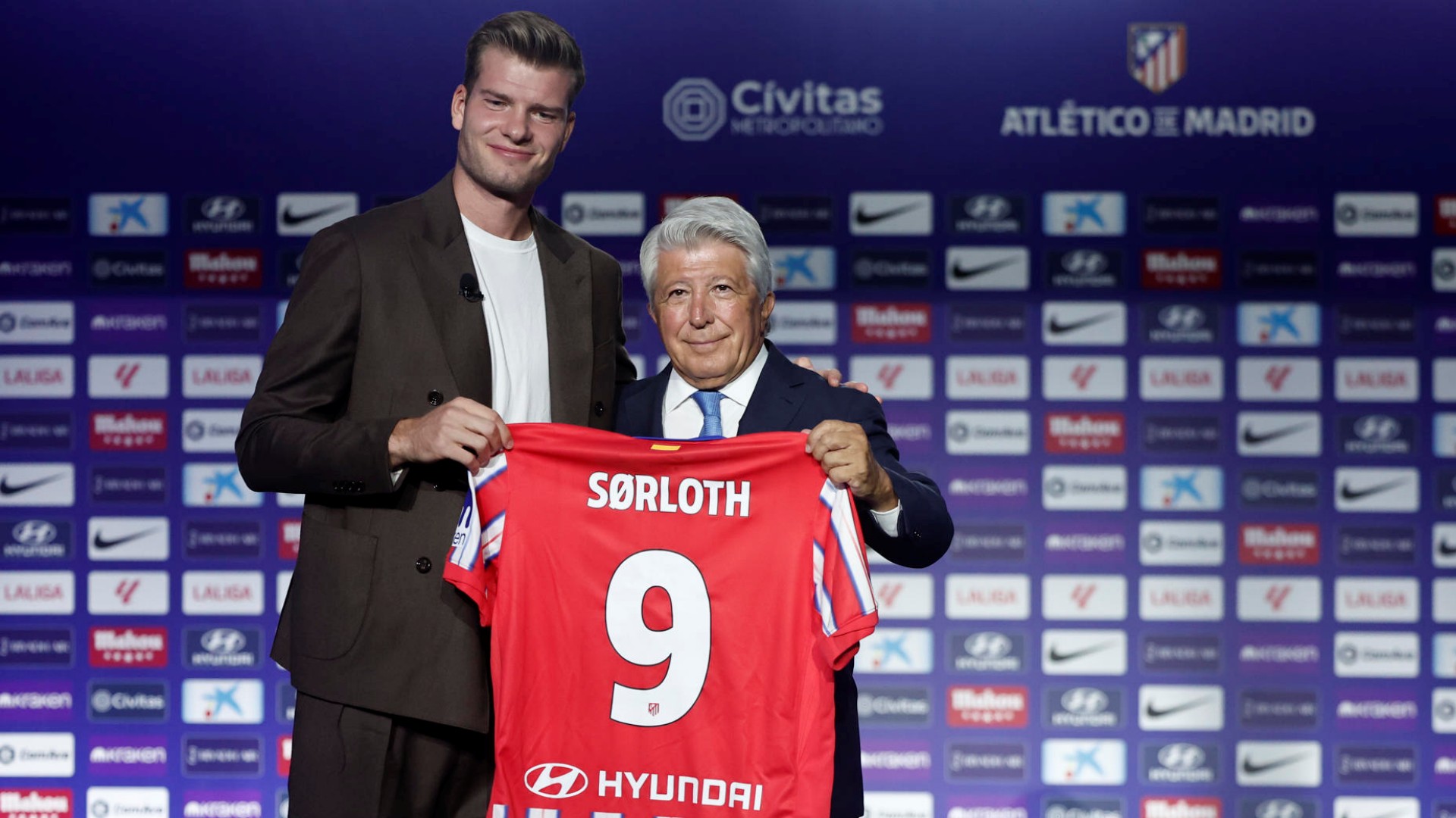 Alexander Sorloth Es Presentado como Nuevo Refuerzo del Atlético de ...