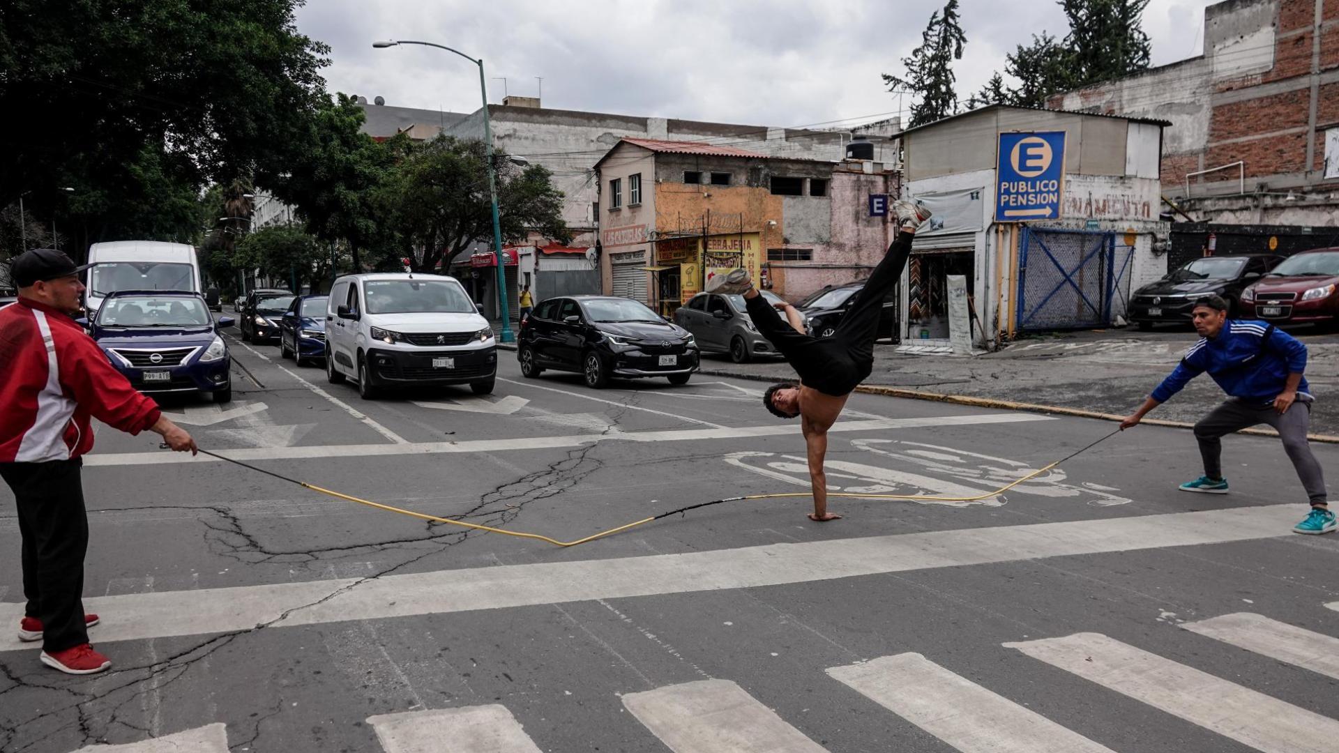 Practicantes del Break Dance en Calles de la CDMX Sueñan con las ...