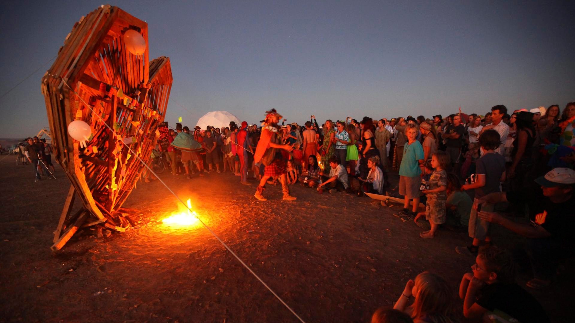 Policía Investiga la Muerte de una Mujer Durante el Primer Día del ...