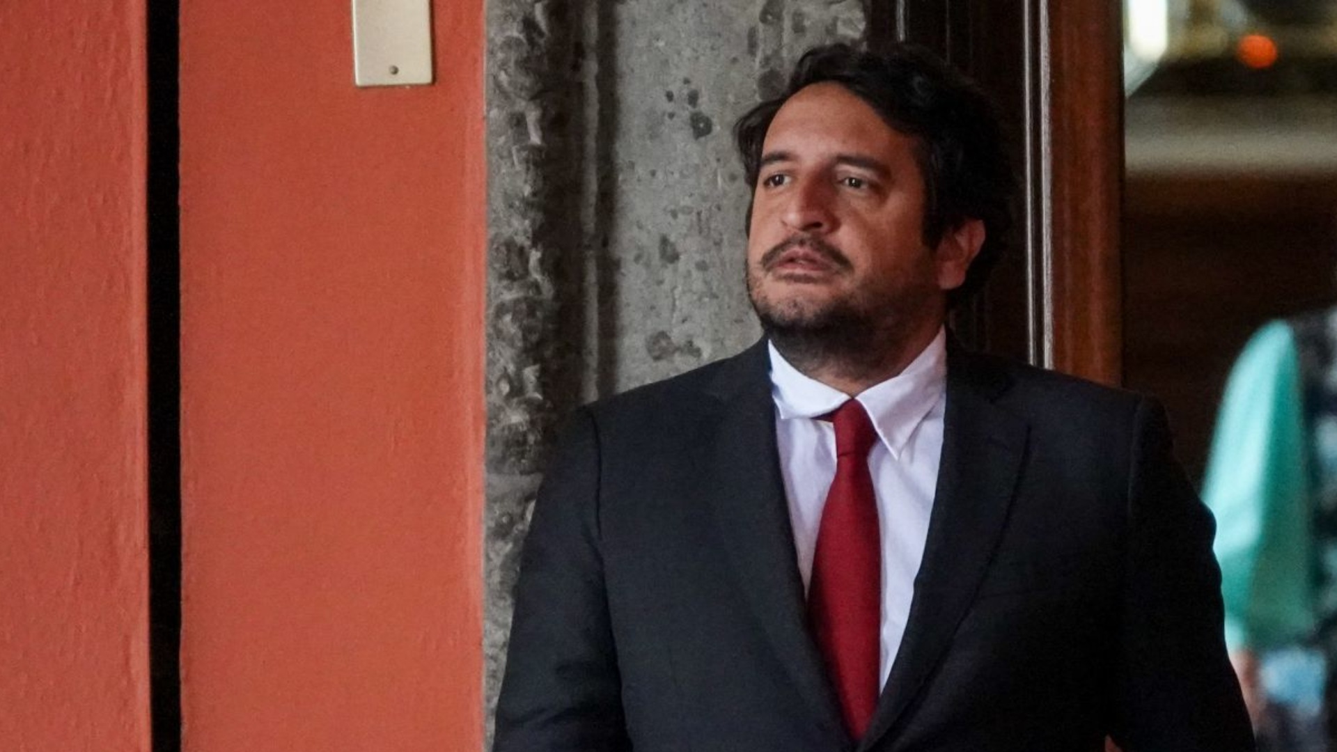 AMLO Confirma que su Hijo Andrés Manuel López Beltrán Desea Participar en Morena | N+