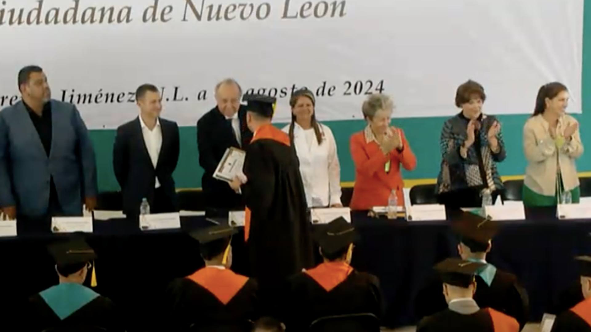 Diego Santoy Se Gradúa como Licenciado en Derecho en el Penal | N+