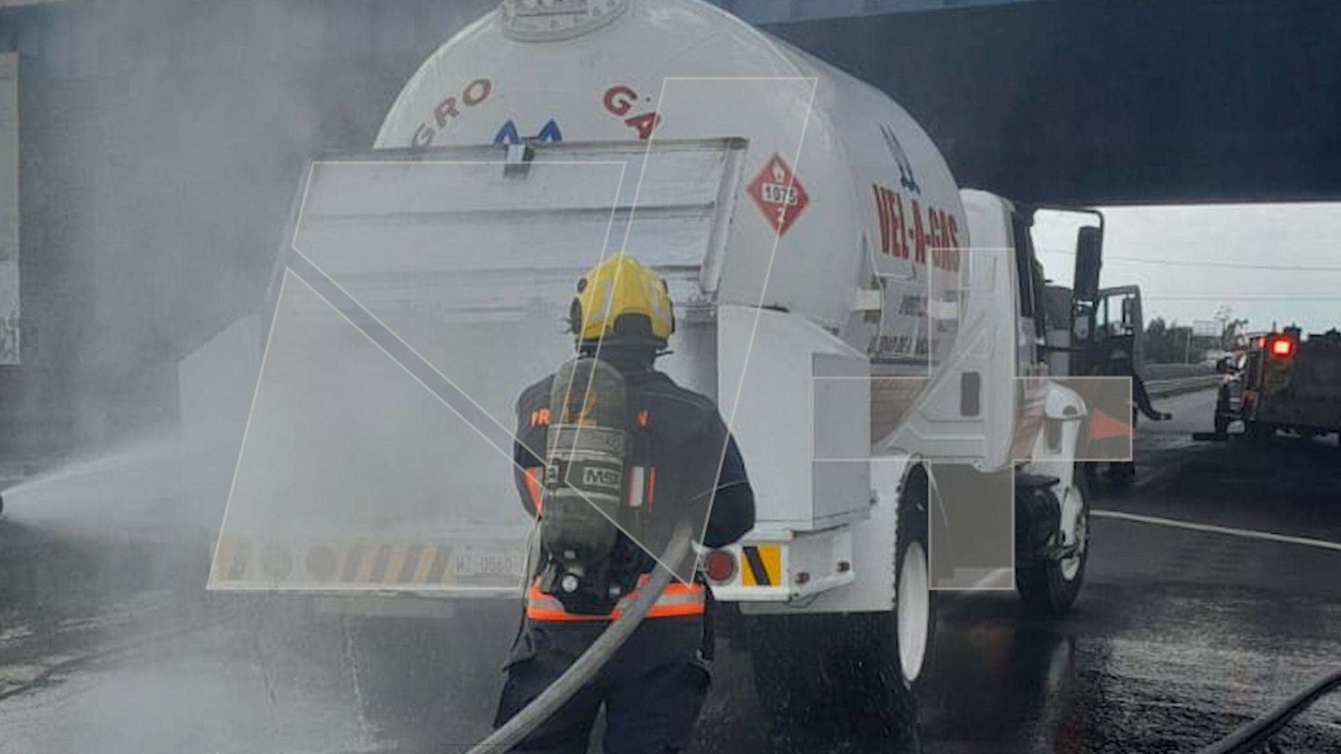 Cierre Autopista México-Puebla: Fuga en Pipa de Gas LP Colapsa la Vialidad Hoy 29 de Octubre ...