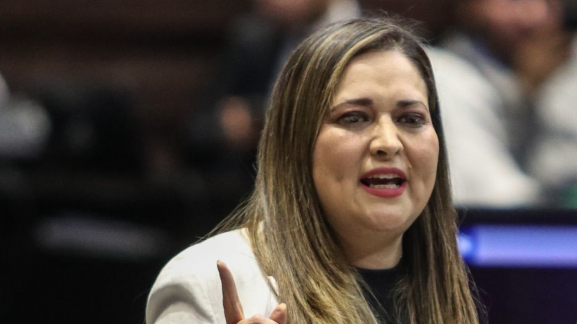 PRI Pierde Fuerza en el Senado: Cynthia López Castro Renuncia y Queda ...