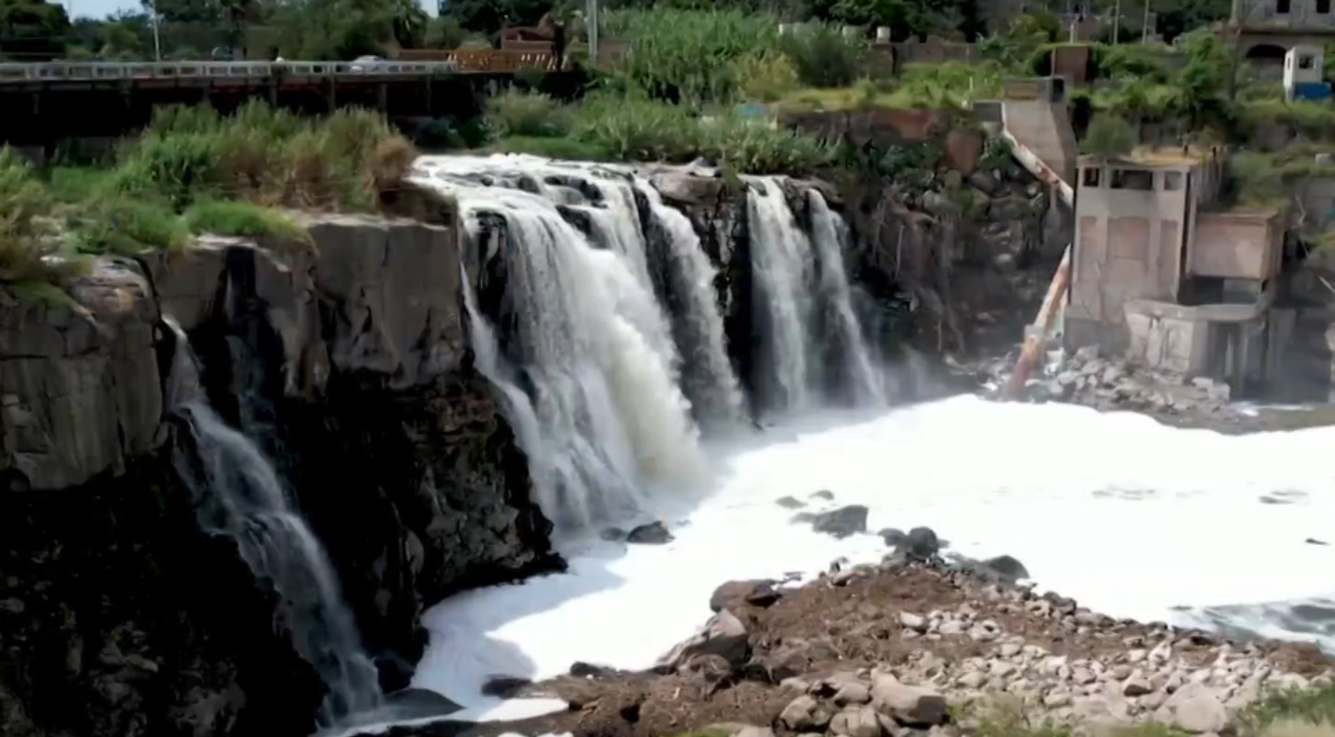 Contaminación en Río Santiago: Cascada de El Salto de Juanacatlán Punto ...