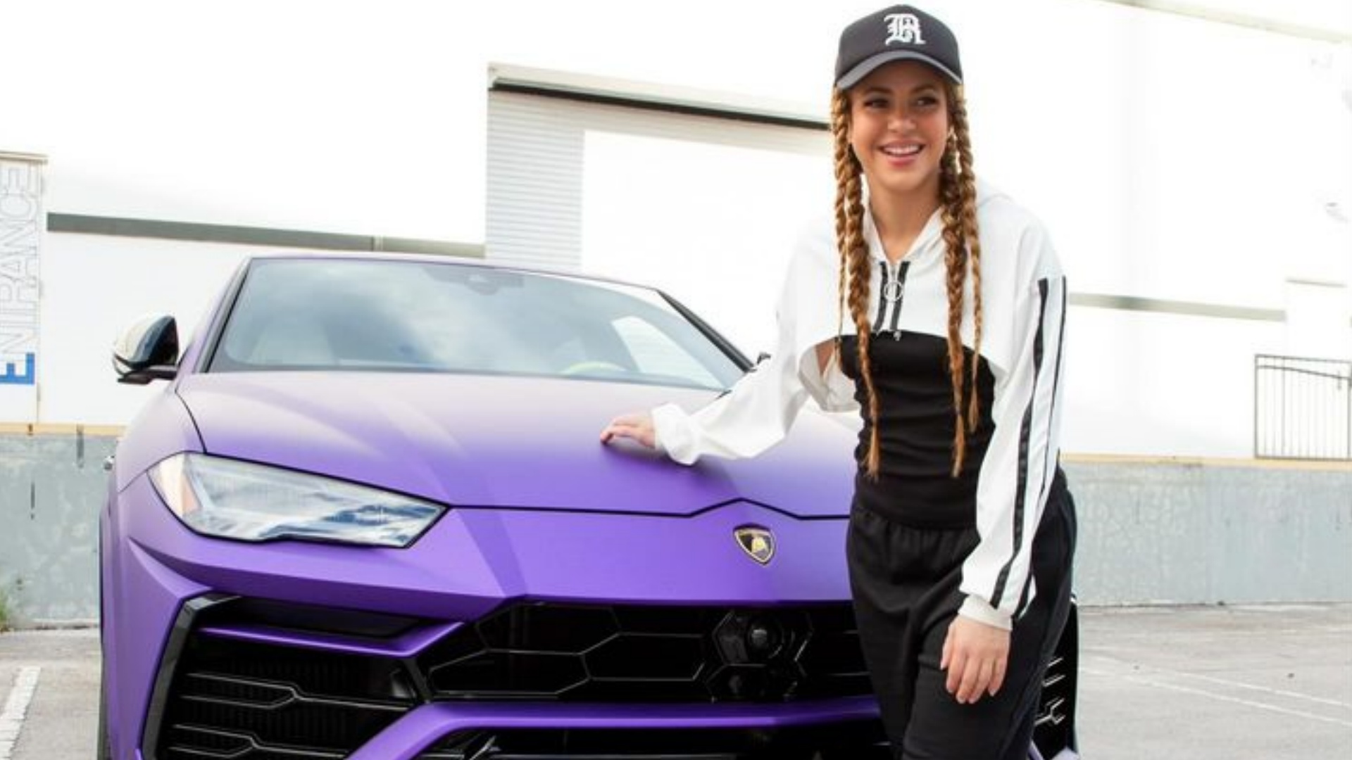 El Carro de Shakira: ¿Cómo Participar Por el Lamborghini Urus? Así ...