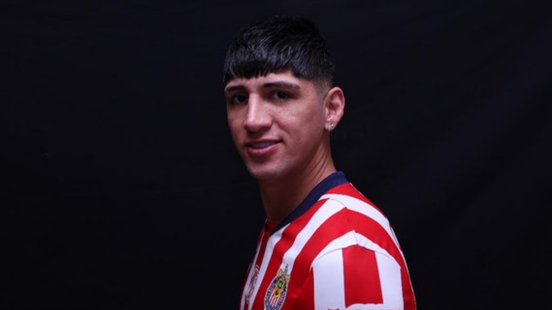 Alan Pulido Regresa a Chivas para Clausura 2025: El Rebaño Recupera a ...