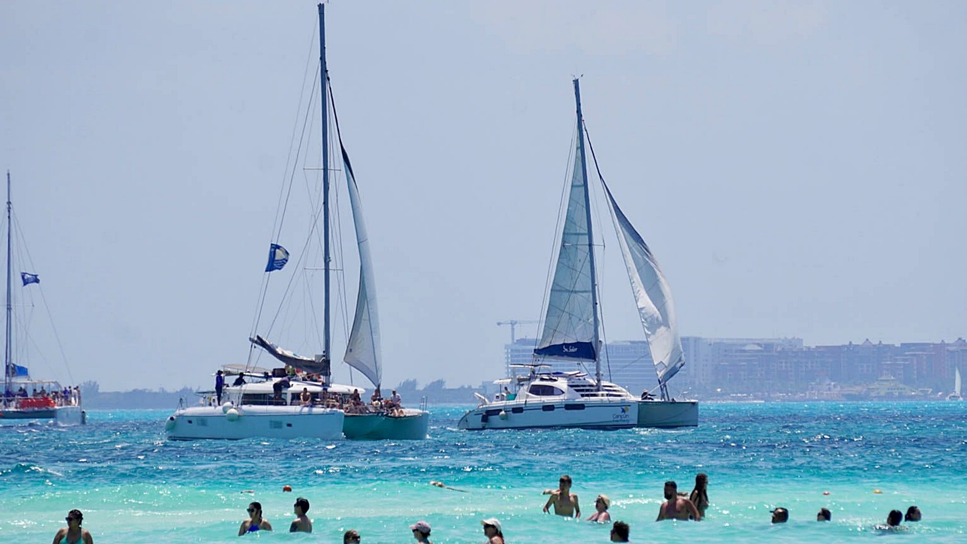 Marina Evacua a Extranjera de Crucero Frente a Isla Mujeres por ...