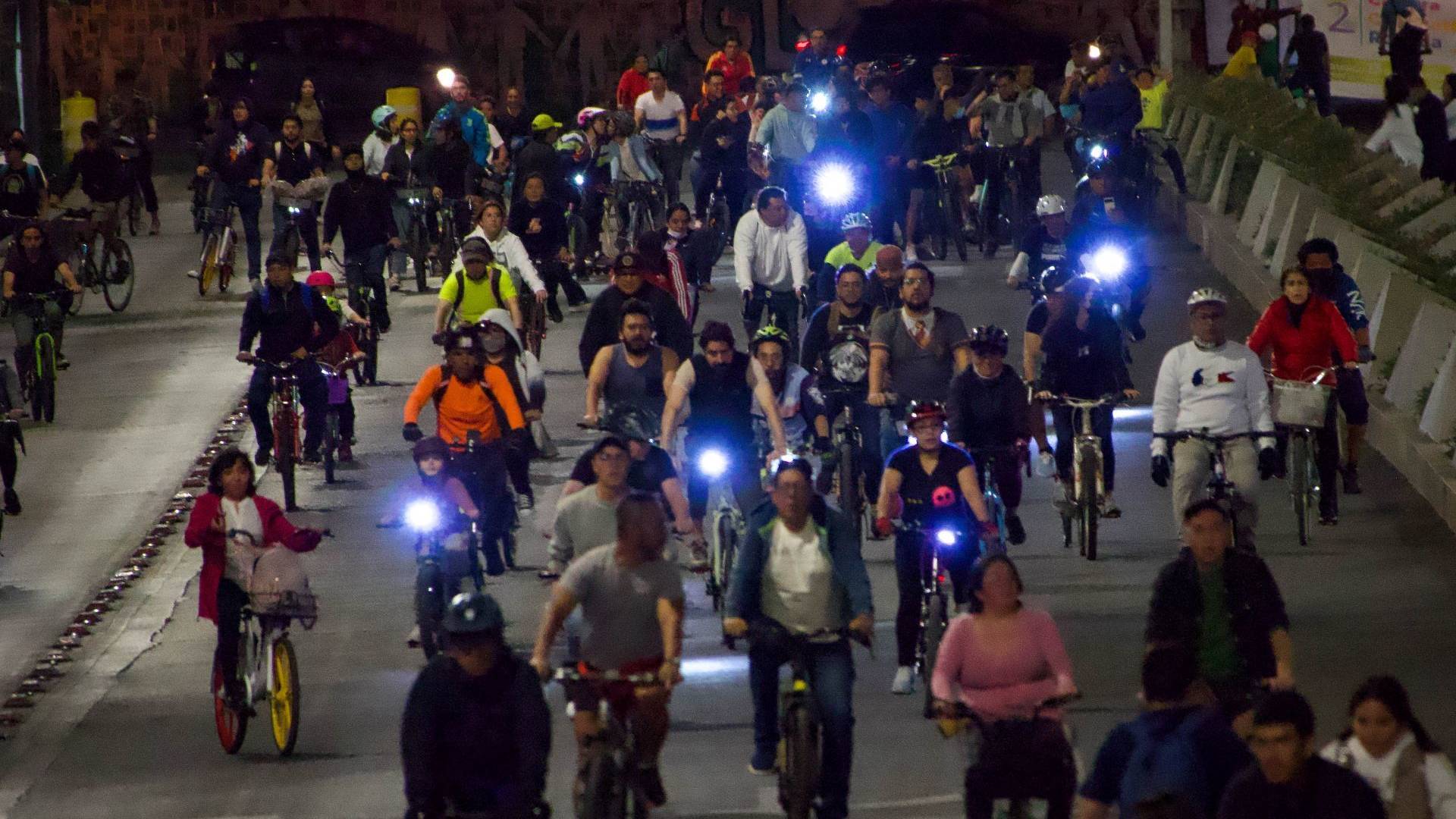 ¿Cuándo Es el Paseo Nocturno CDMX en Marzo 2025? Fecha, Hora y Ruta que Tendrá el Evento en Bici ...