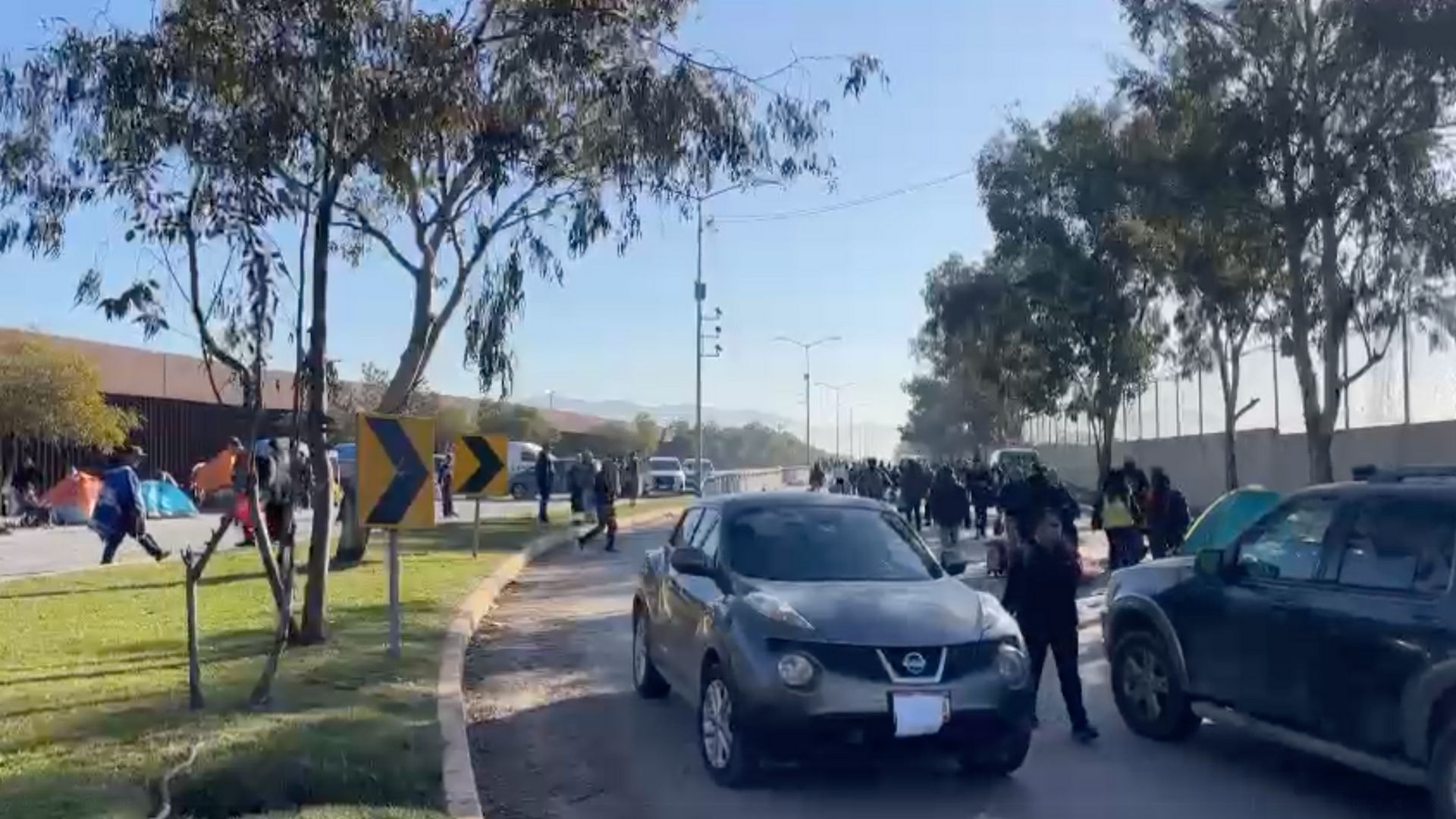 Tijuana, Manifestación de Maclovio Rojas Bloquea Acceso a Aeropuerto ...