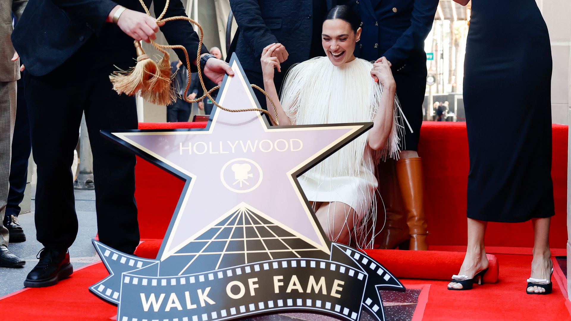 ¡Mujer Maravilla! Gal Gadot Ya Tiene su Estrella en el Paseo de la Fama | N+