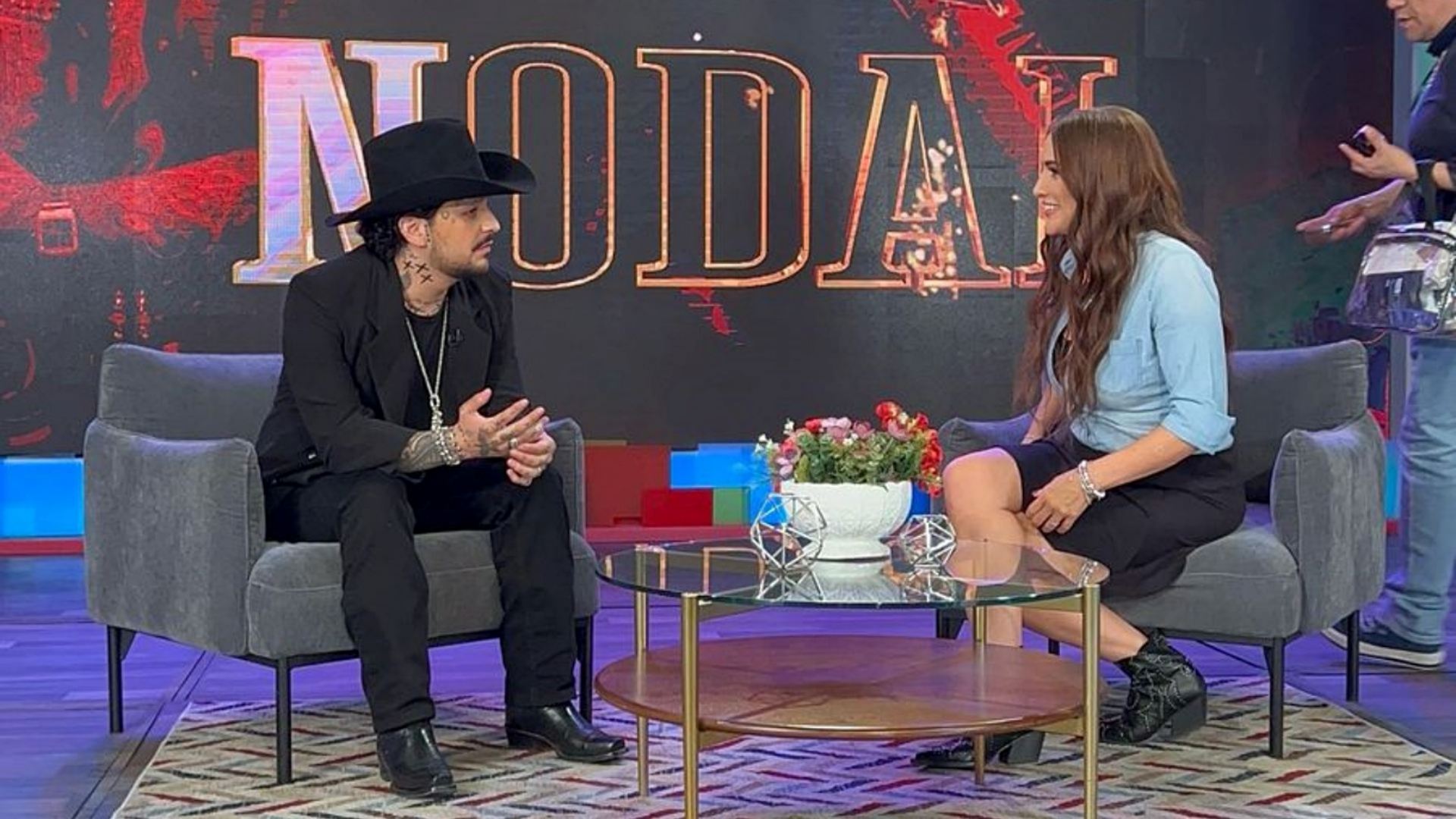 ¿Cómo Maneja Christian Nodal las Críticas en Redes Sociales? Revela ...