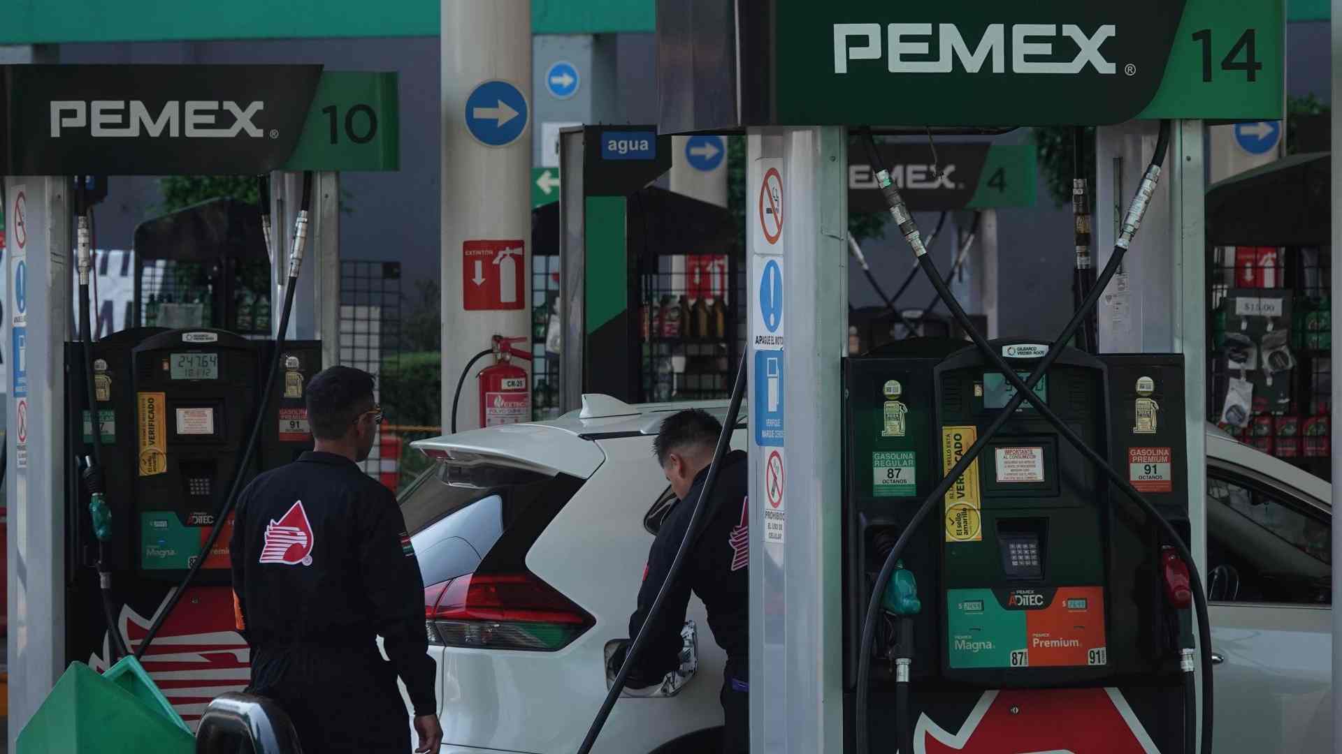 ¿Cargas Gasolina Regular? Esto se Debe Hacer si Estaciones Rebasan Precio de 24 Pesos por Litro | N+