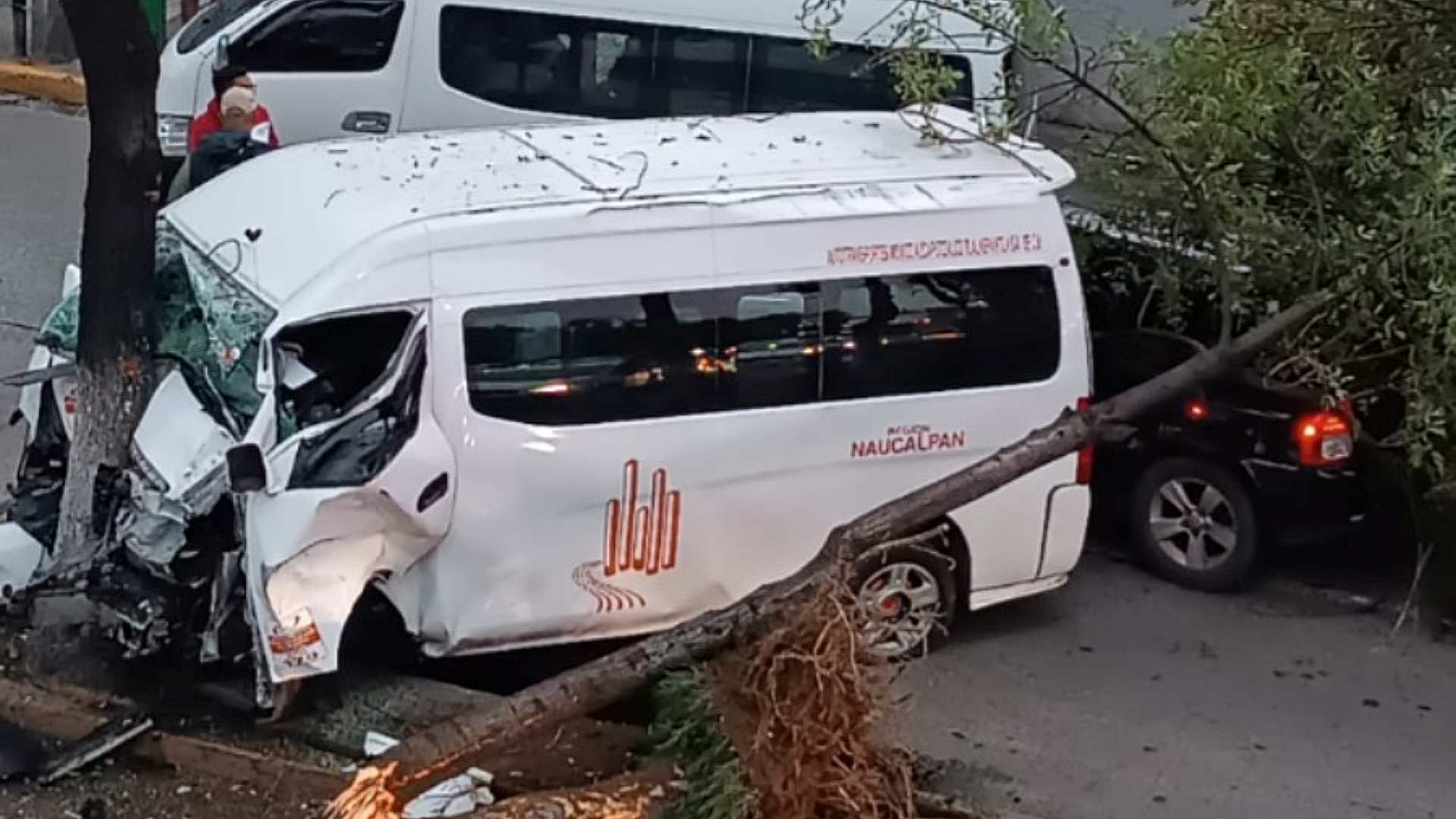 Accidente en Avenida Mario Colín en Tlalnepantla Hoy 20 de Junio 2025: Así Quedaron Combis por ...