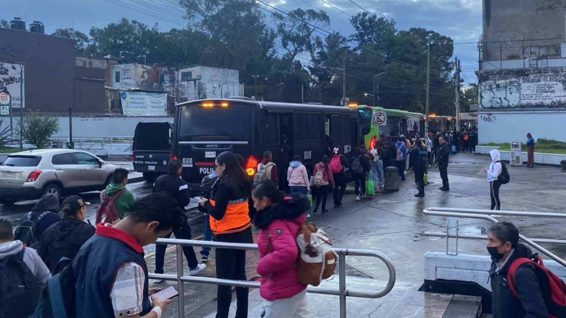 ¿Qué Pasó en la Línea 8 del Metro CDMX? Así Está el Servicio por ...