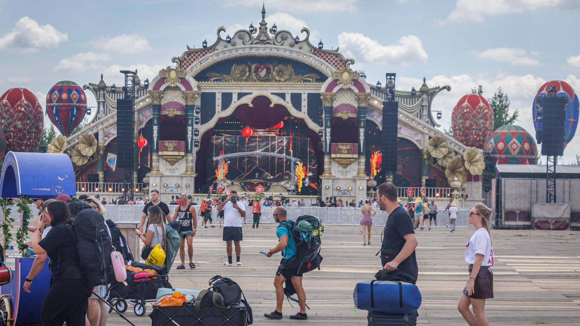 ¿Tienes Boleto? Qué Pasará con Tomorrowland 2025 Tras el Incendio que Devastó su Escenario ...