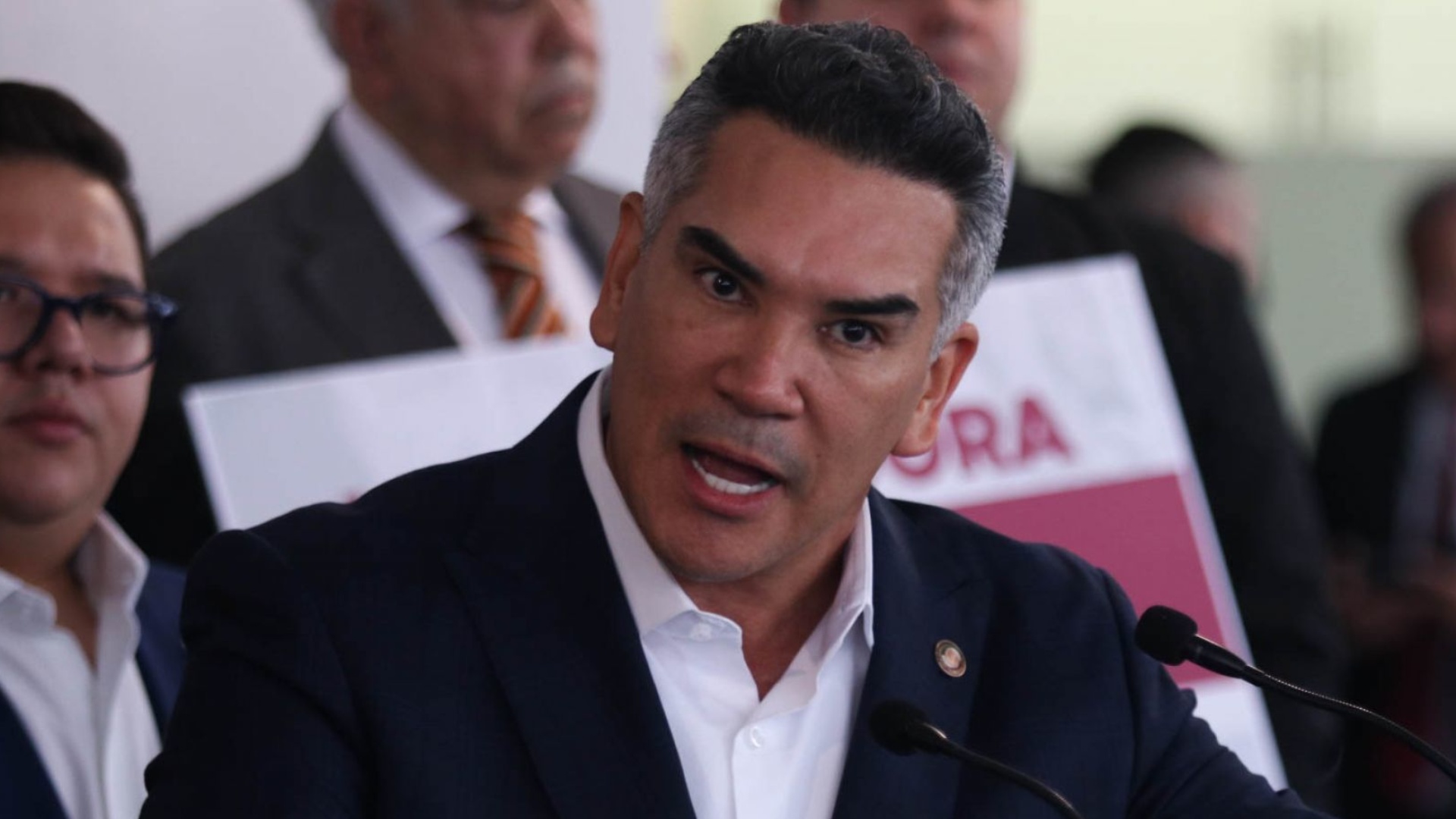 Sección Instructora Informa a Alejandro Moreno sobre Solicitud de Desafuero | N+