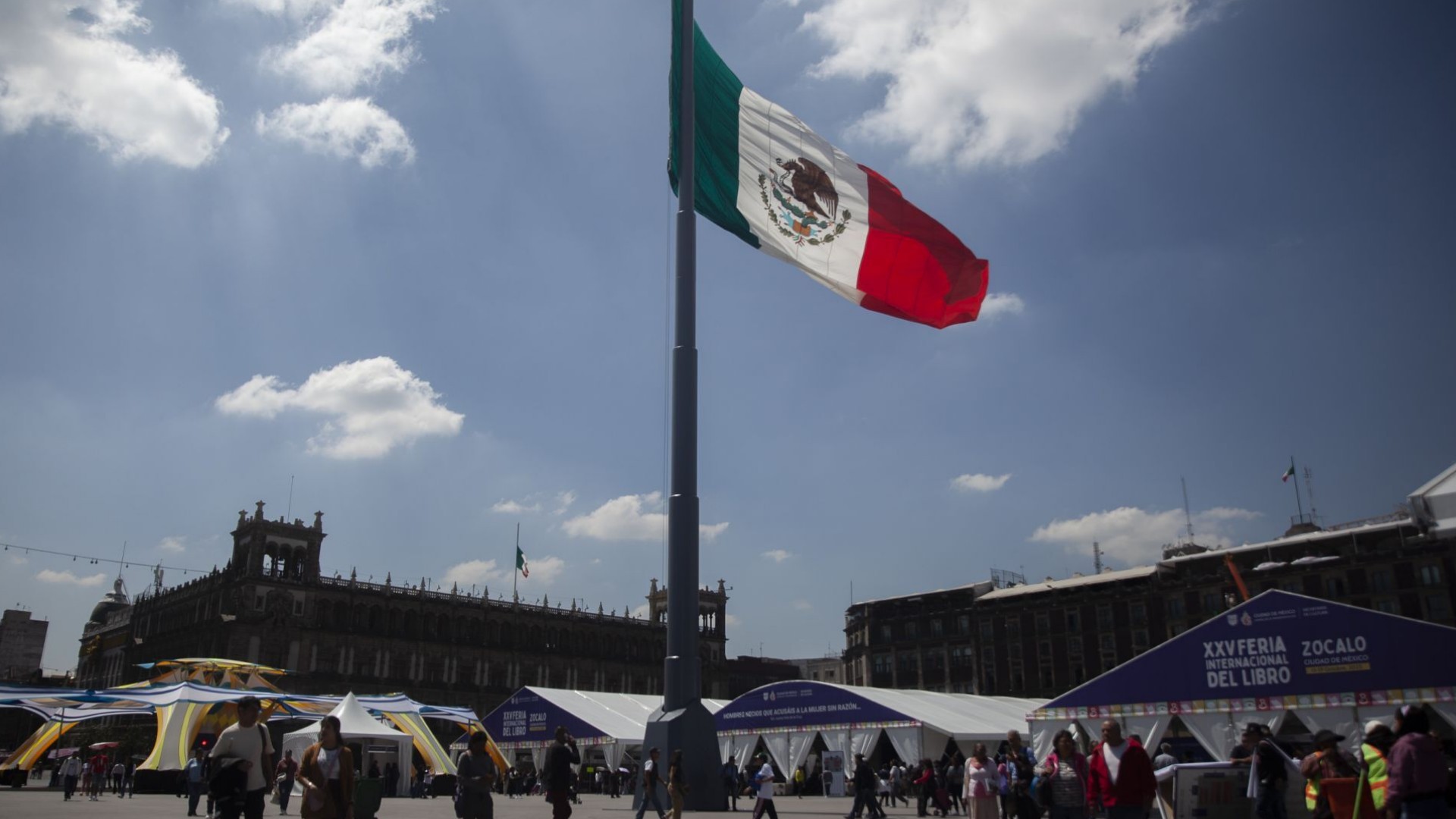 Hay Evento en el Zócalo CDMX Hoy: ¿Qué Artistas Darán Concierto el 18 y ...