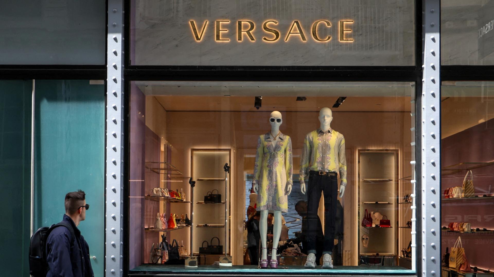 Grupo Prada Compra a su Rival Versace ¿Cuánto Vale la Prestigiada Firma ...