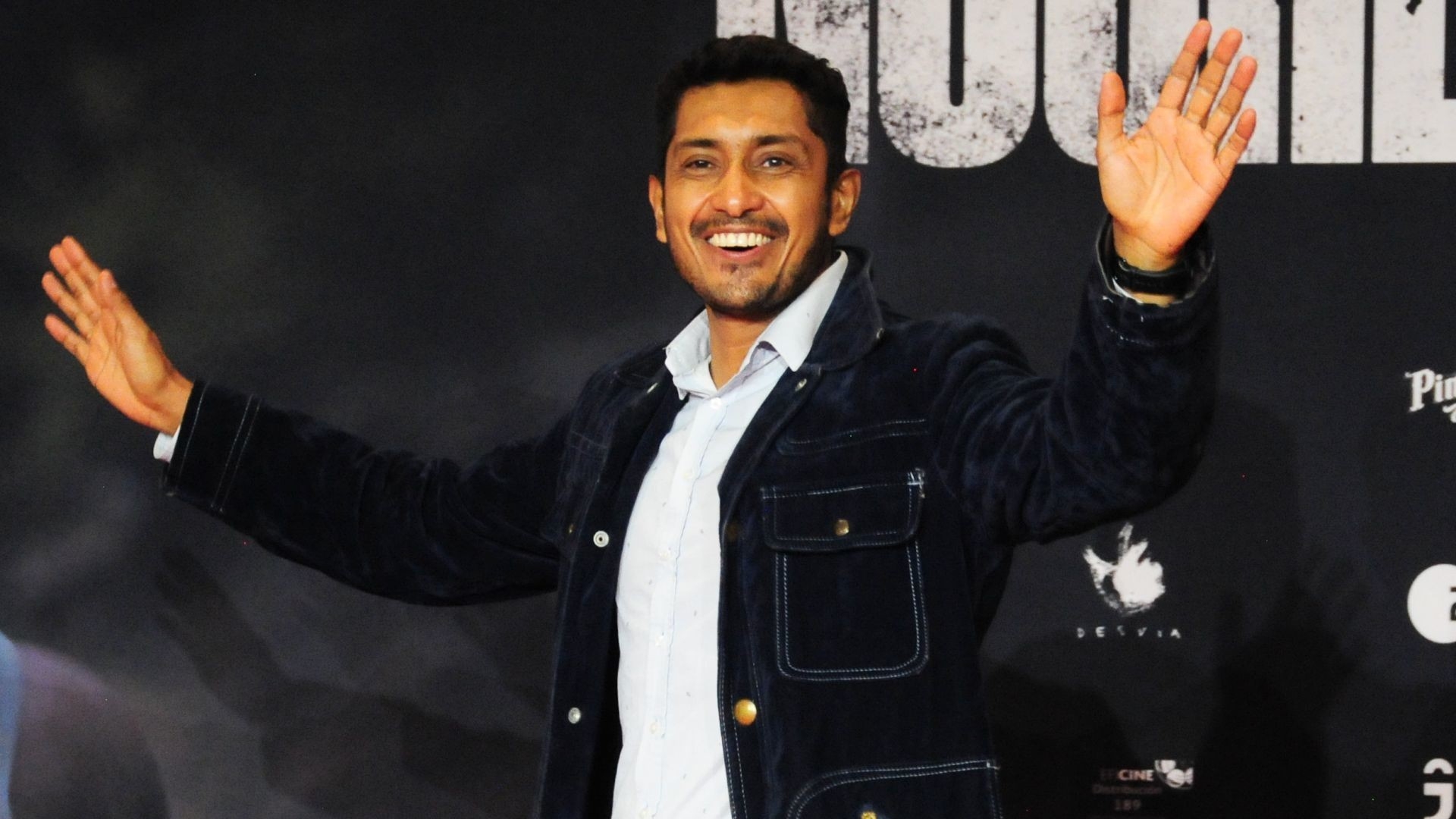 Tenoch Huerta Presenta Libro Sobre Racismo 'Orgullo Prieto' | N+